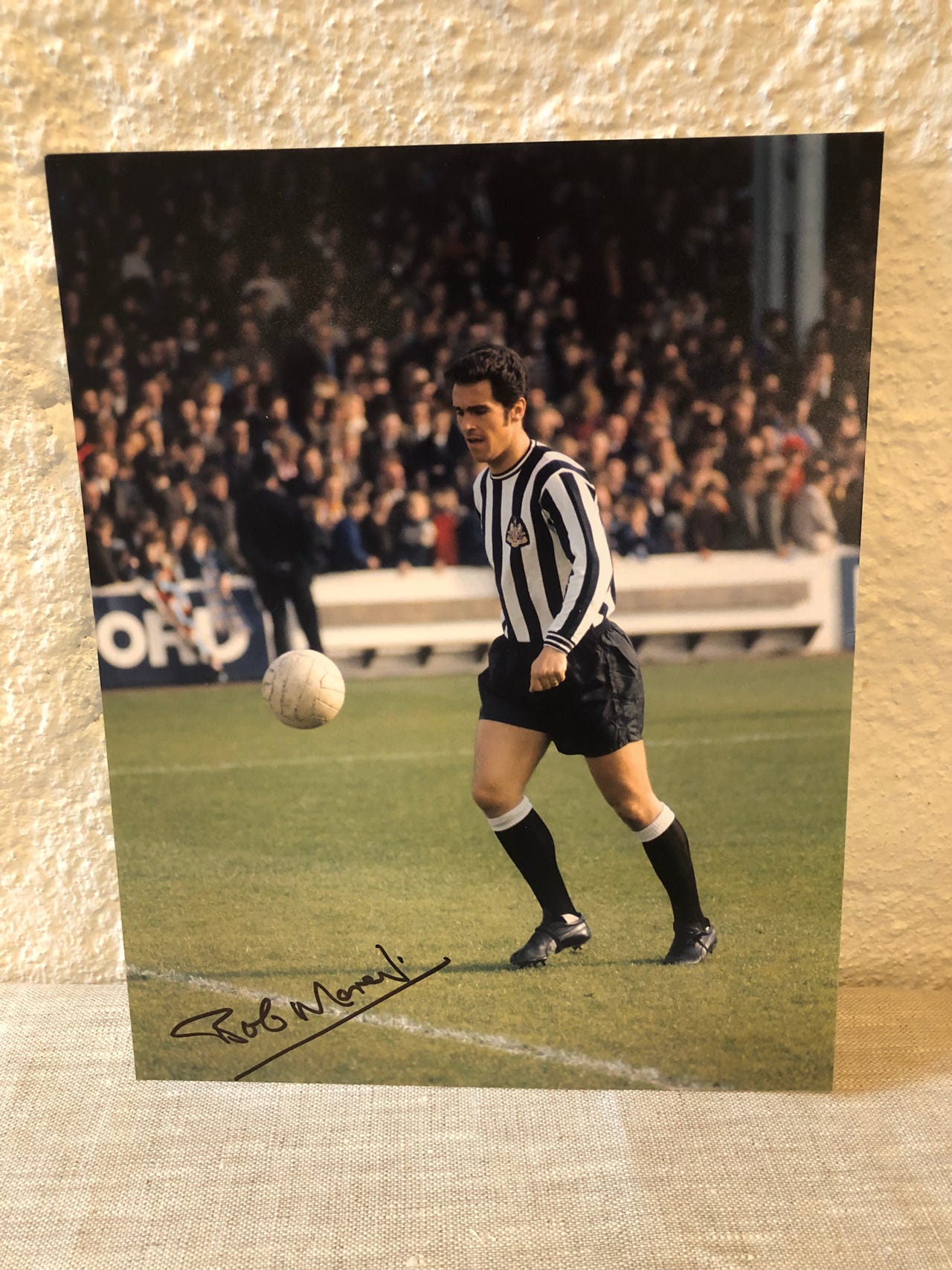 Newcastle United - Bobby Moncur signert 20x25 cm fotografi med COA ...