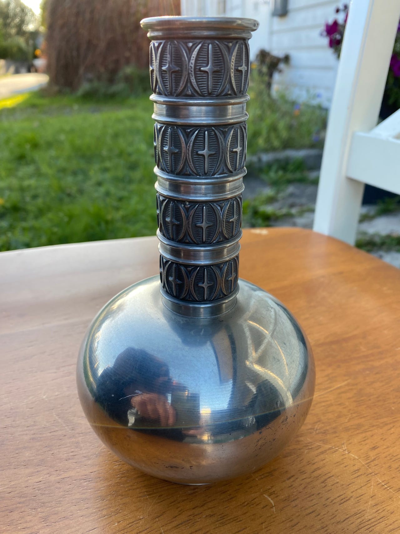 FLOTT ELDRE TINNVASE I FRA HAUGRUD NORWAY ( 334 ). | FINN-torget