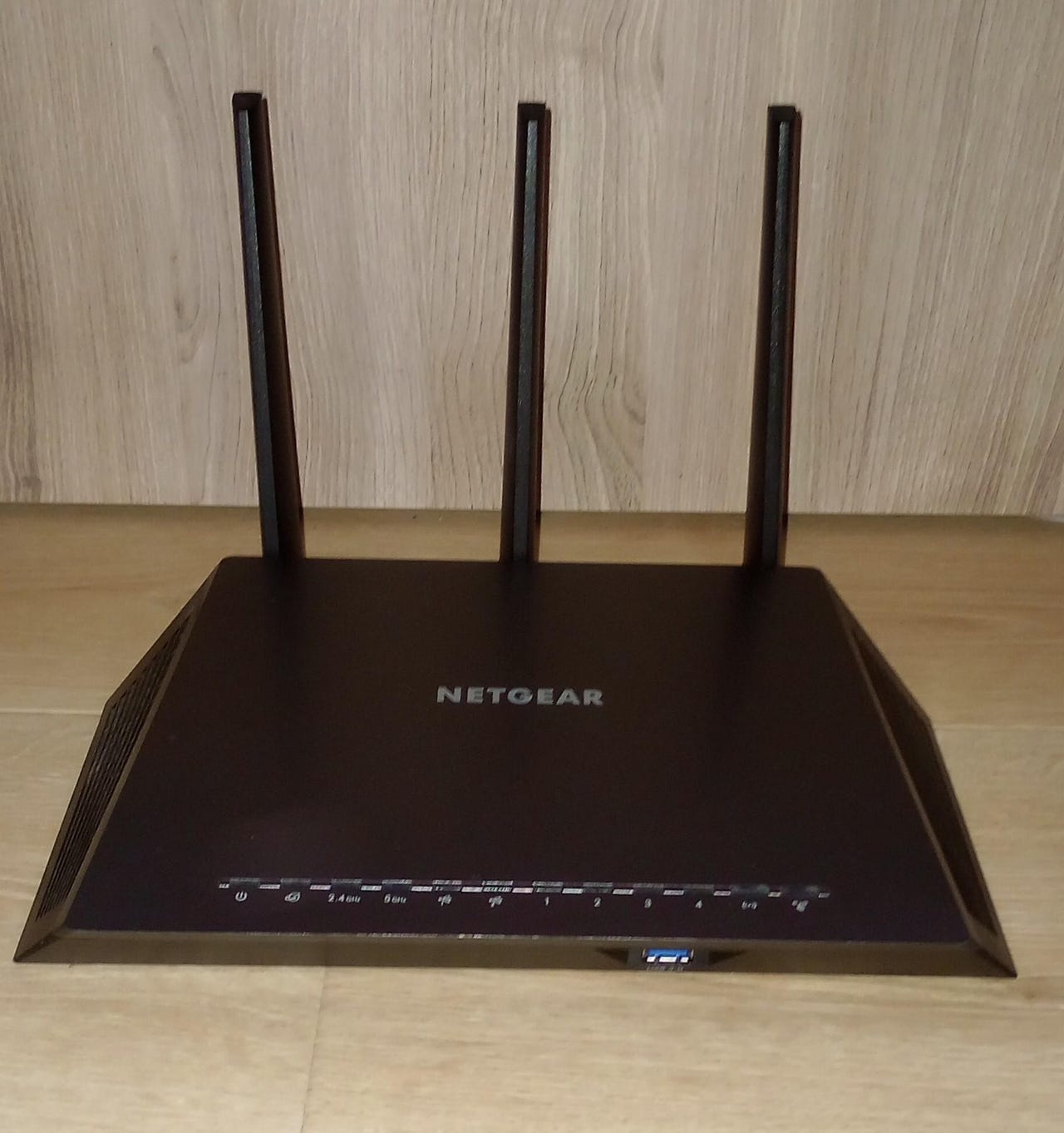 Netgear Nighthawk AC2300 Router | FINN-torget