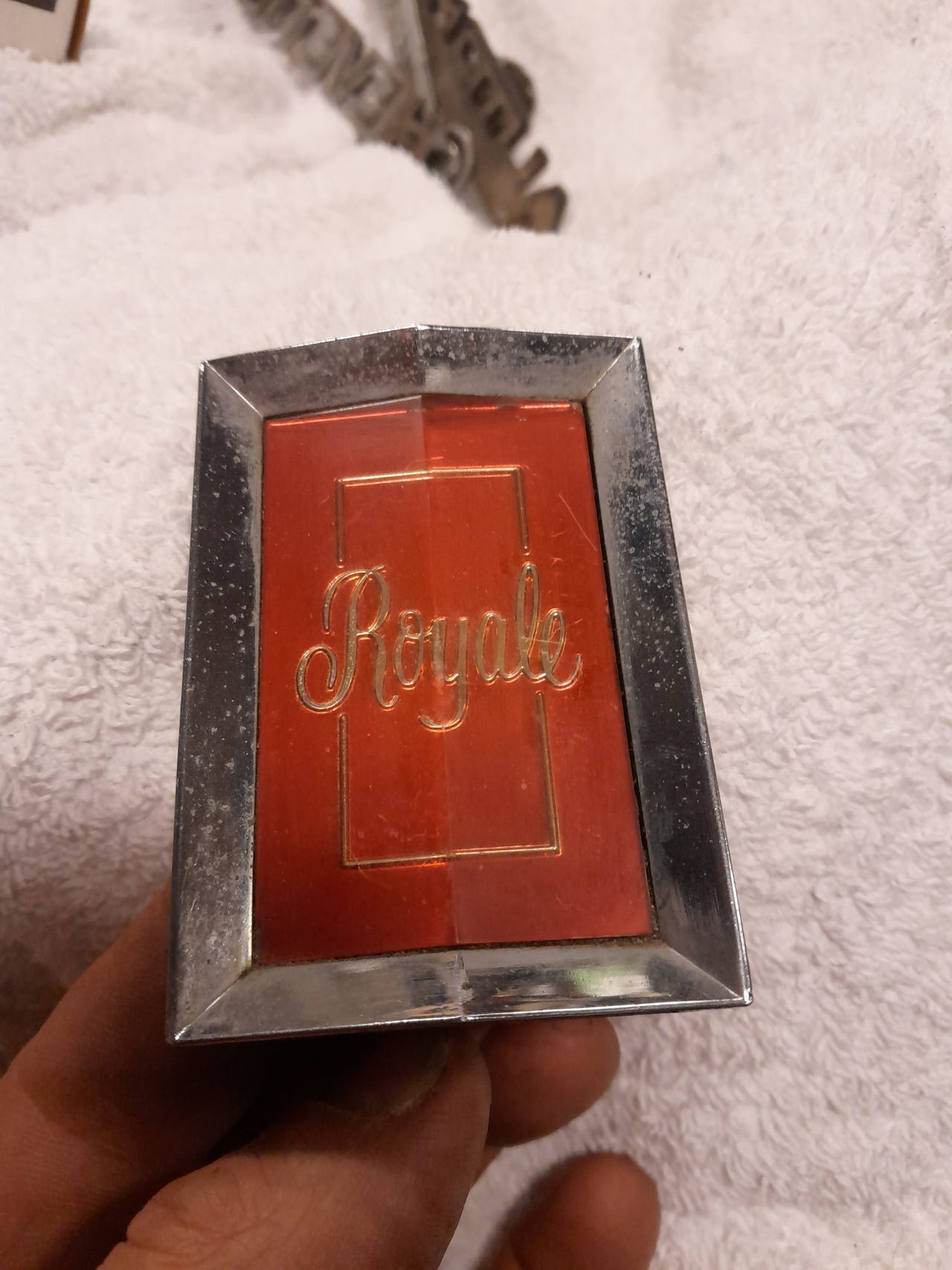 Oldsmobile Delta 88 emblem | FINN-torget