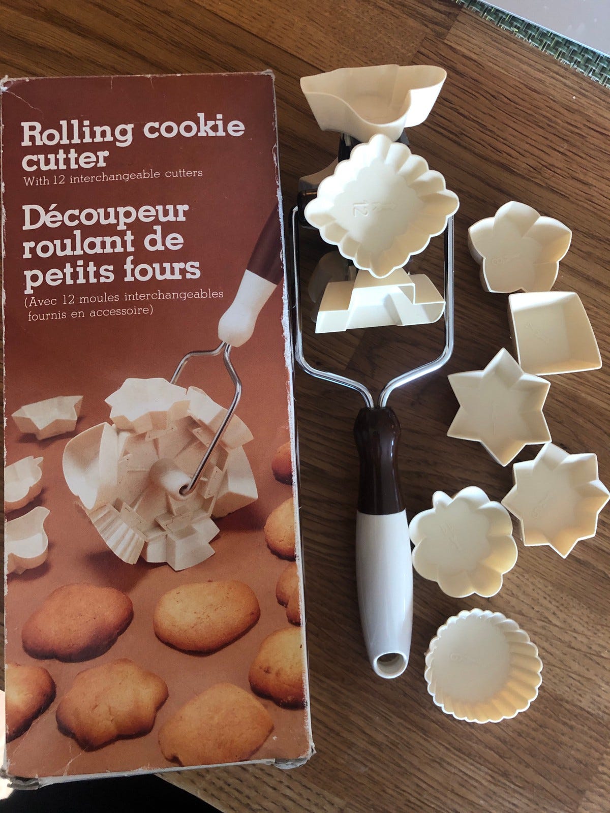 Retro - småkake rulle med 12 forskjellige former | FINN torget