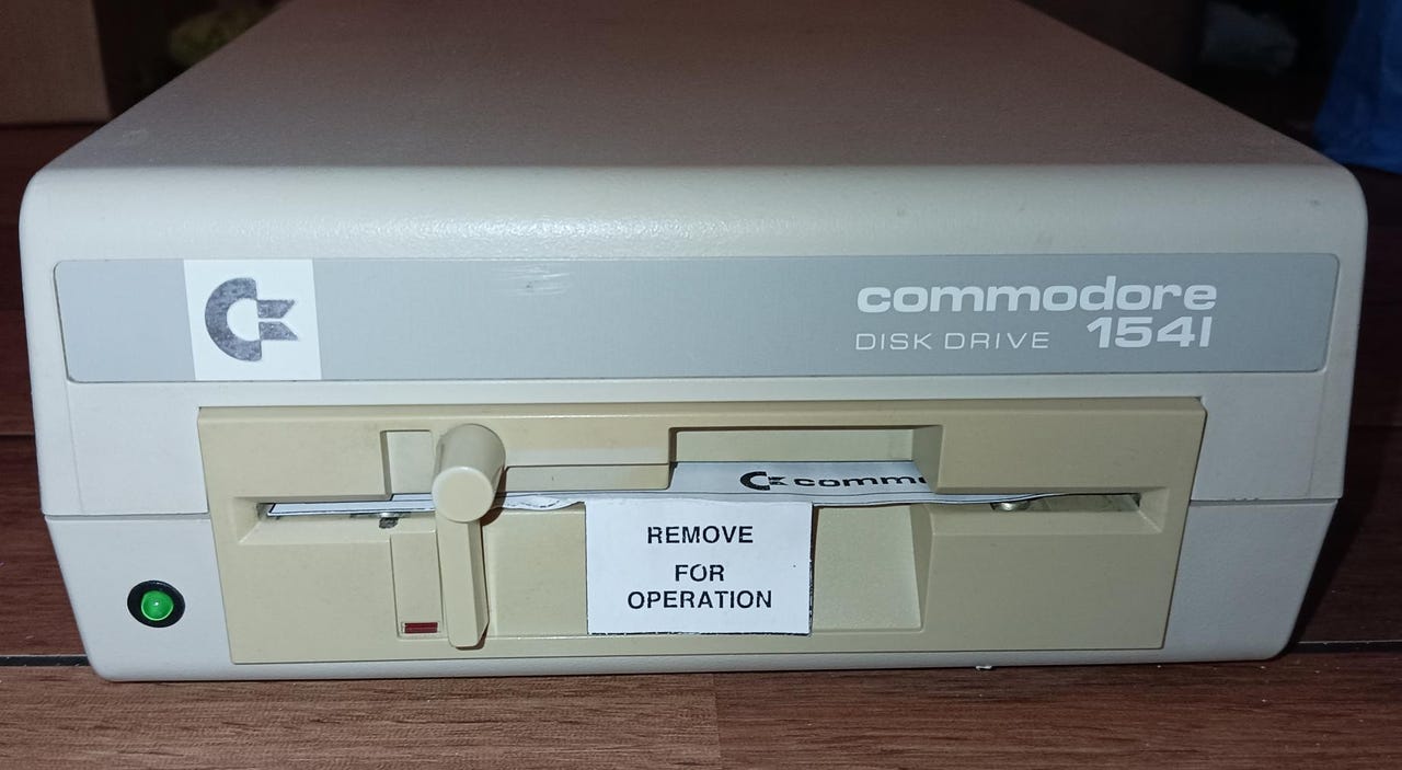 Pen Commodore 1541 diskdrive diskettestasjon | FINN torget