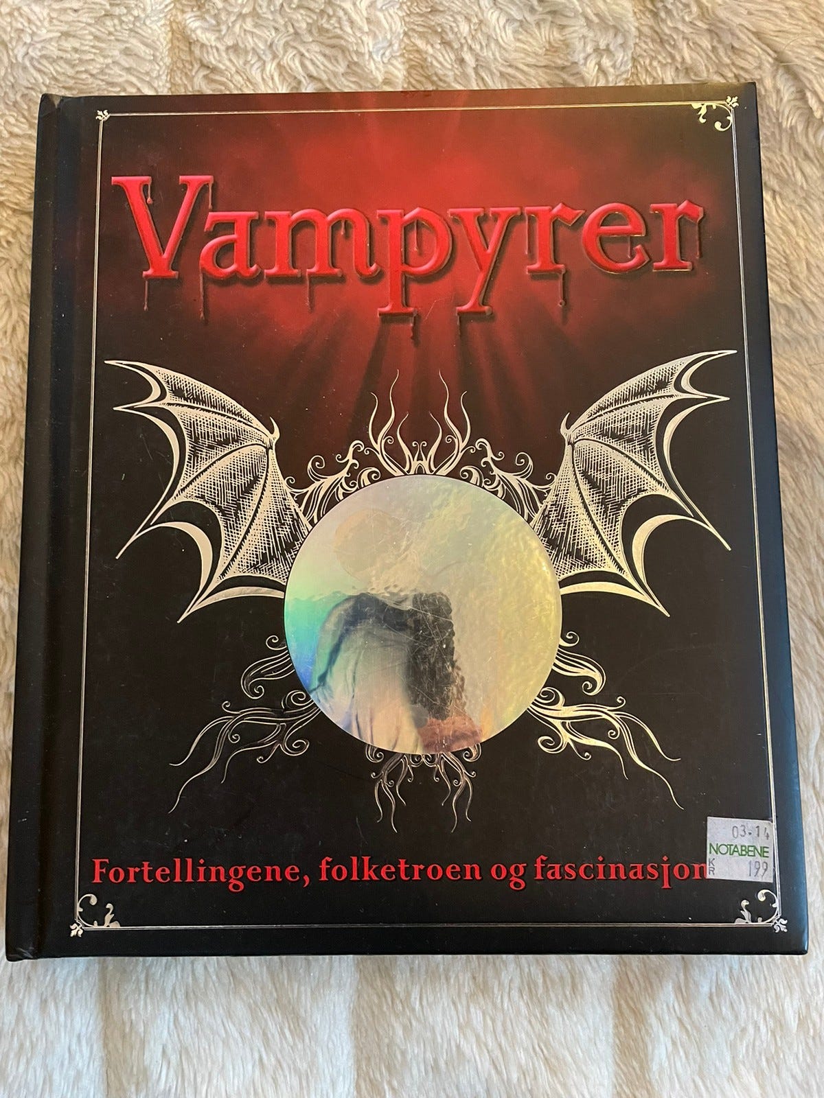 Bok om Vampyrer av Sally Regan | FINN-torget