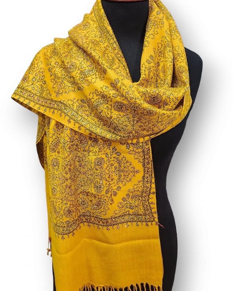 Ekte pashmina sjal med printet border i forskjellige moteriktig farger ...