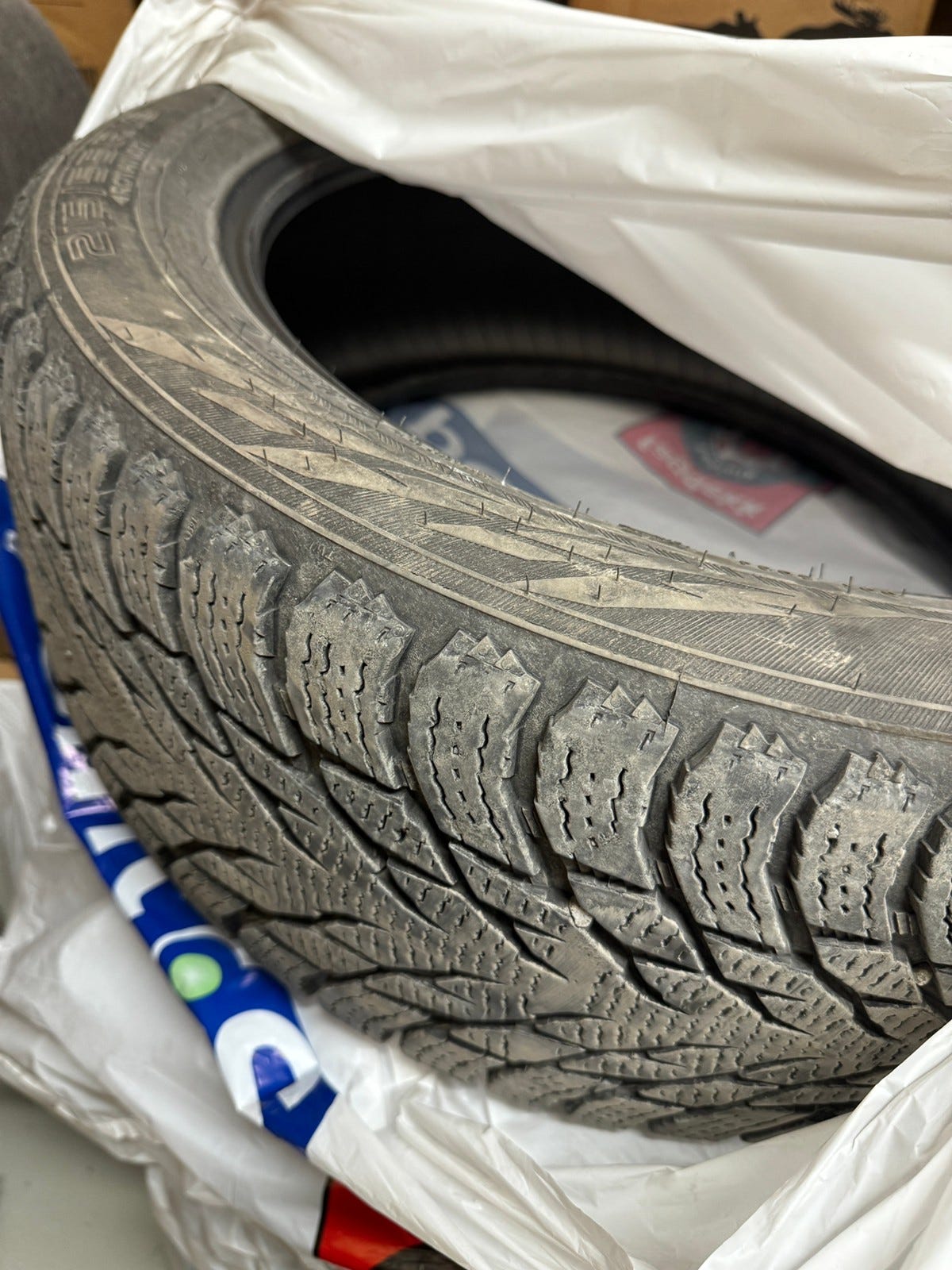 Piggfri vinterdekk Nokian Hakka R3 215/55R18 | FINN torget