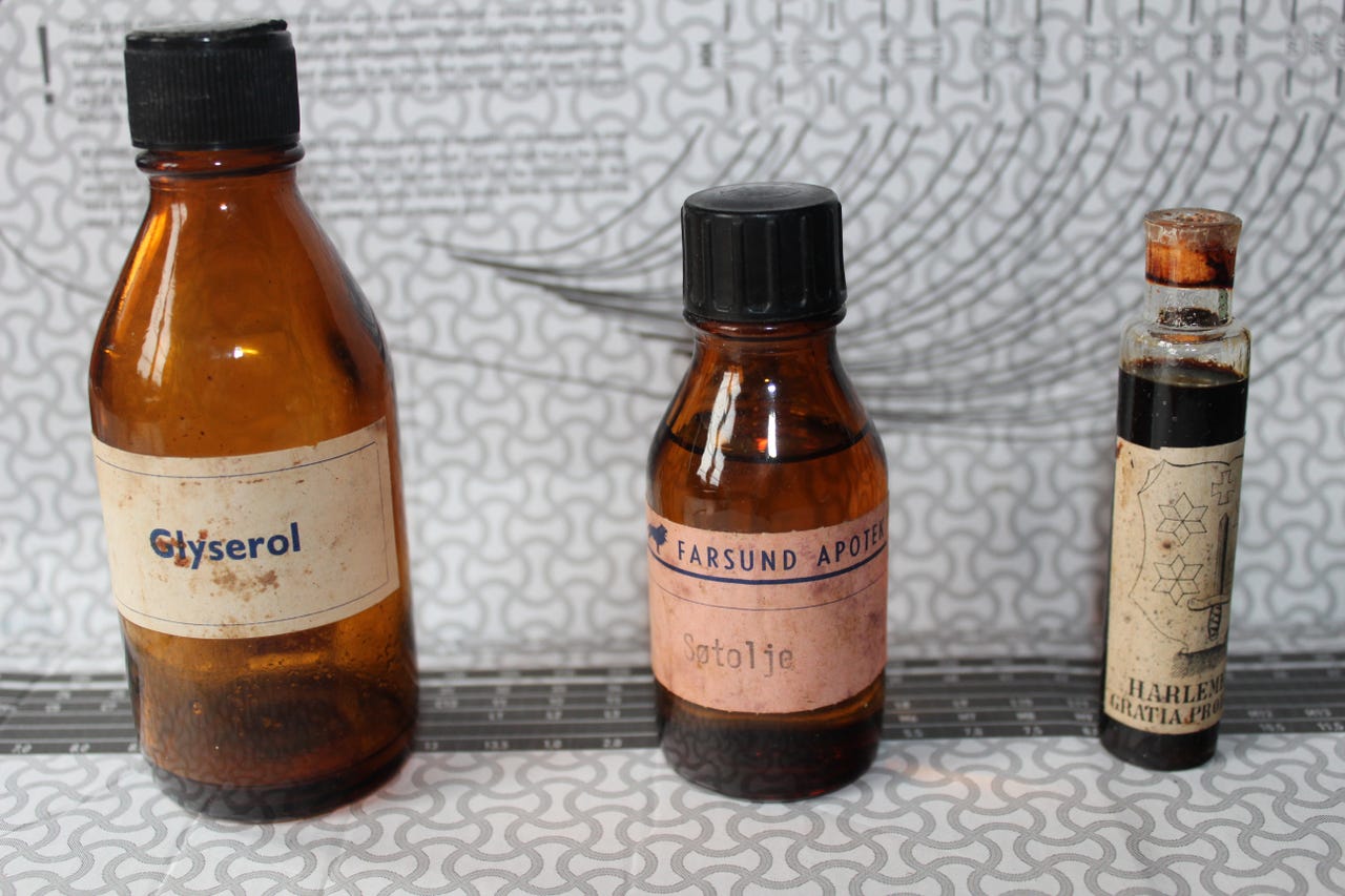 Apotek, medisin flasker | FINN-torget