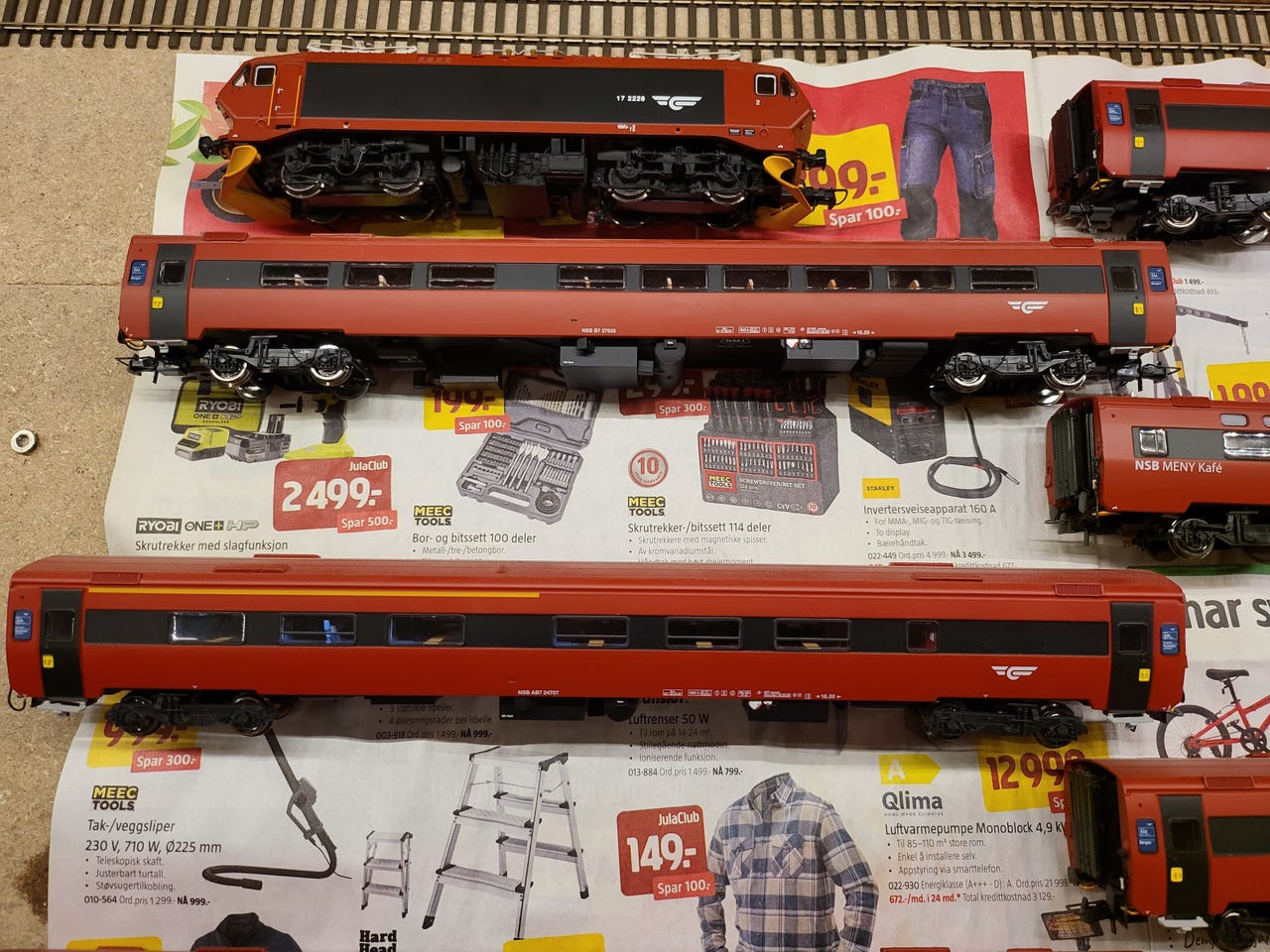 NSB EL17 med 7 stk NSB B7 vogner. DCC | FINN torget