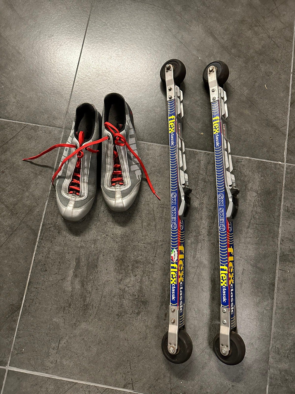 Rulleski med sko | FINN torget