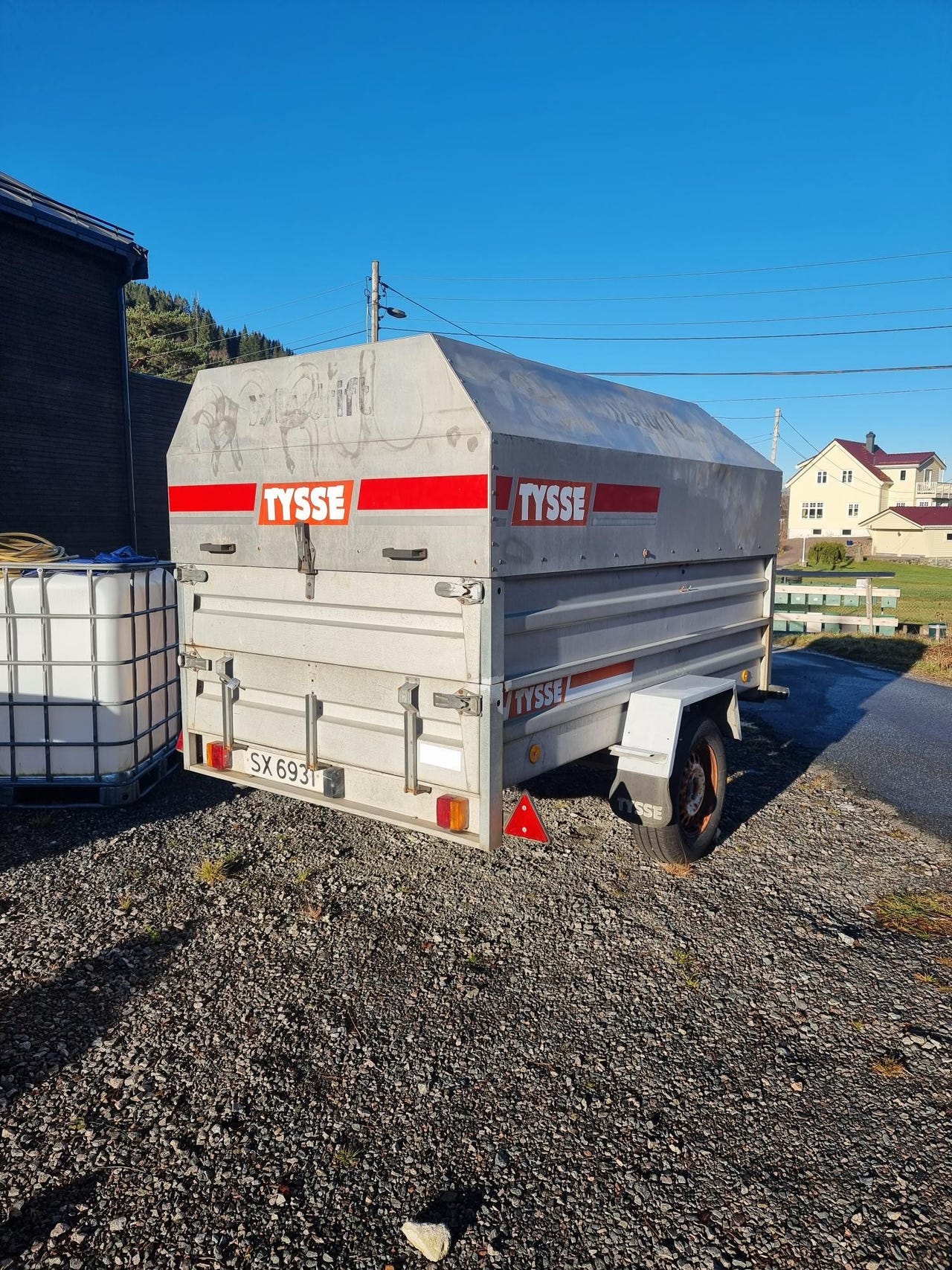 Tysse tilhenger med lokk | FINN torget