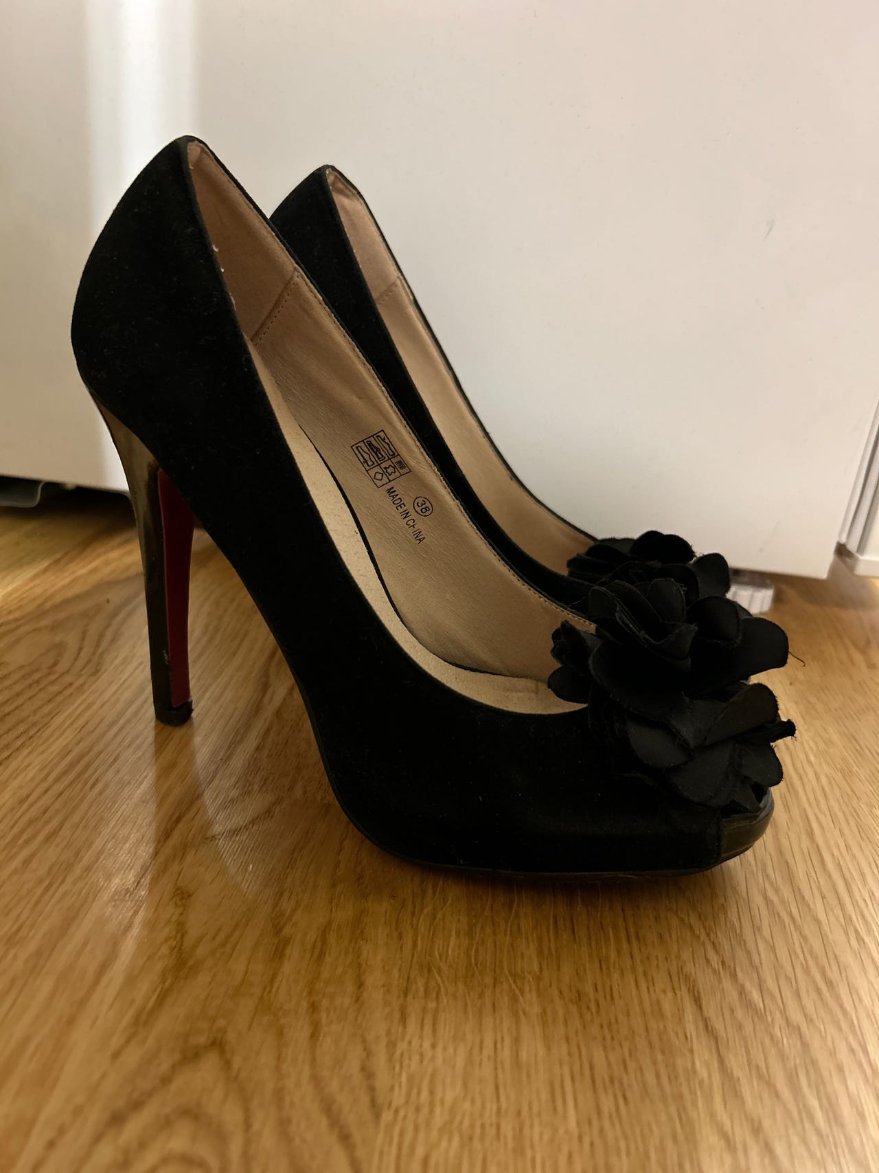 Sorte pumps fra Buffalo girl str 38 kr 150 | FINN-torget
