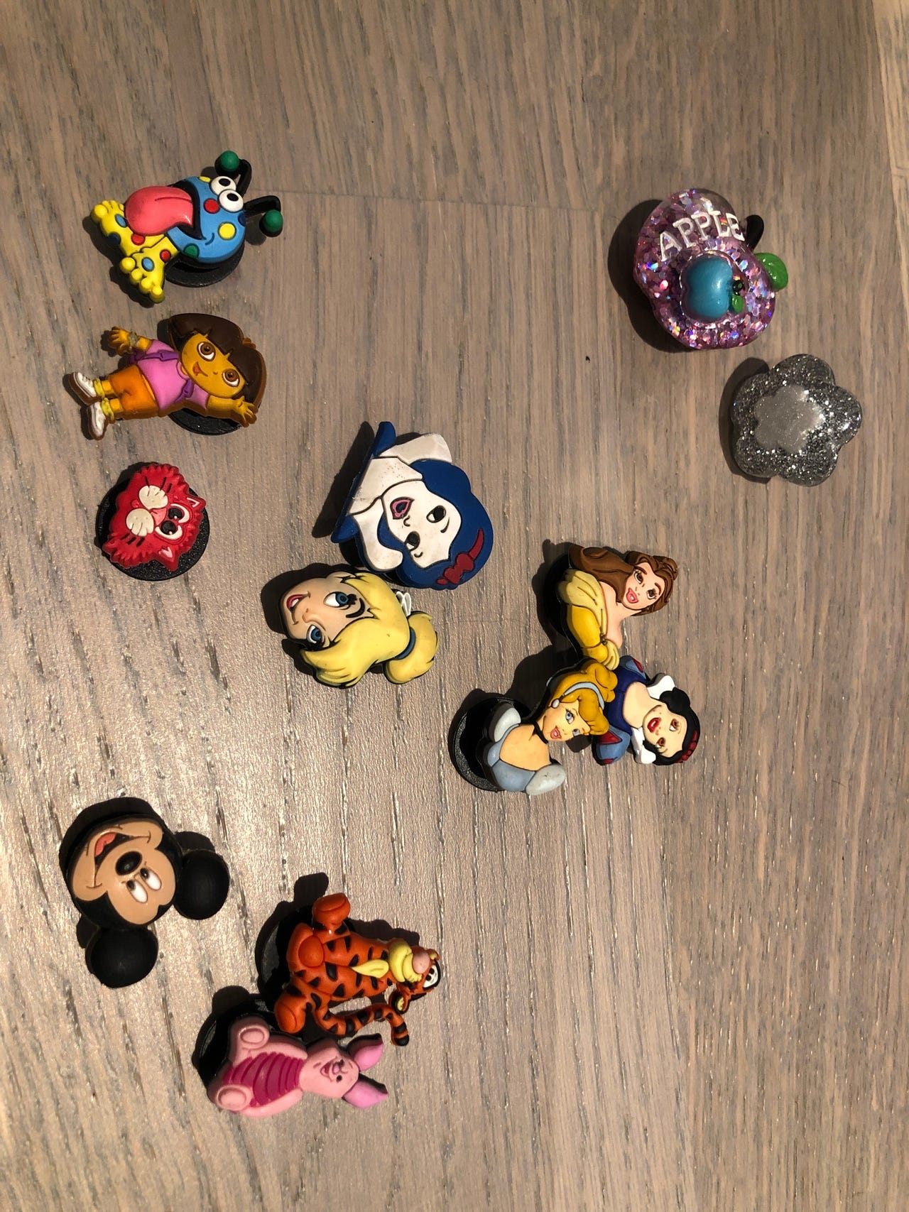 Jibbitz / charms til Crocs / buttons | FINN-torget