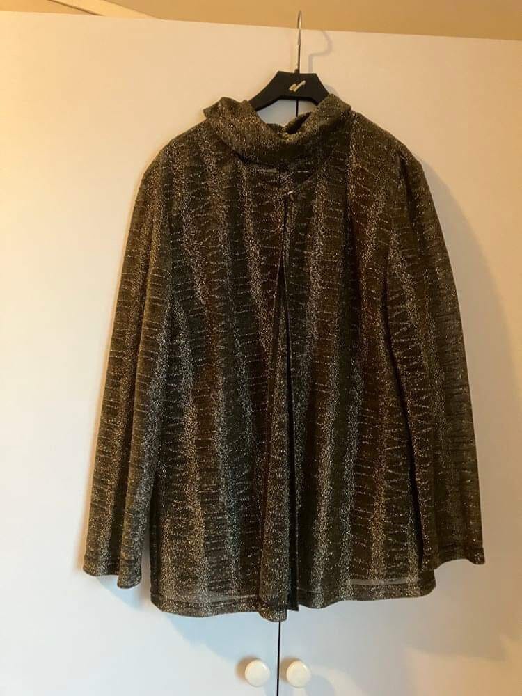 Selskapstopp 2-delt i sort/gull - Joseph Ribkoff - jule-/nyttårsantrekk | FINN-torget