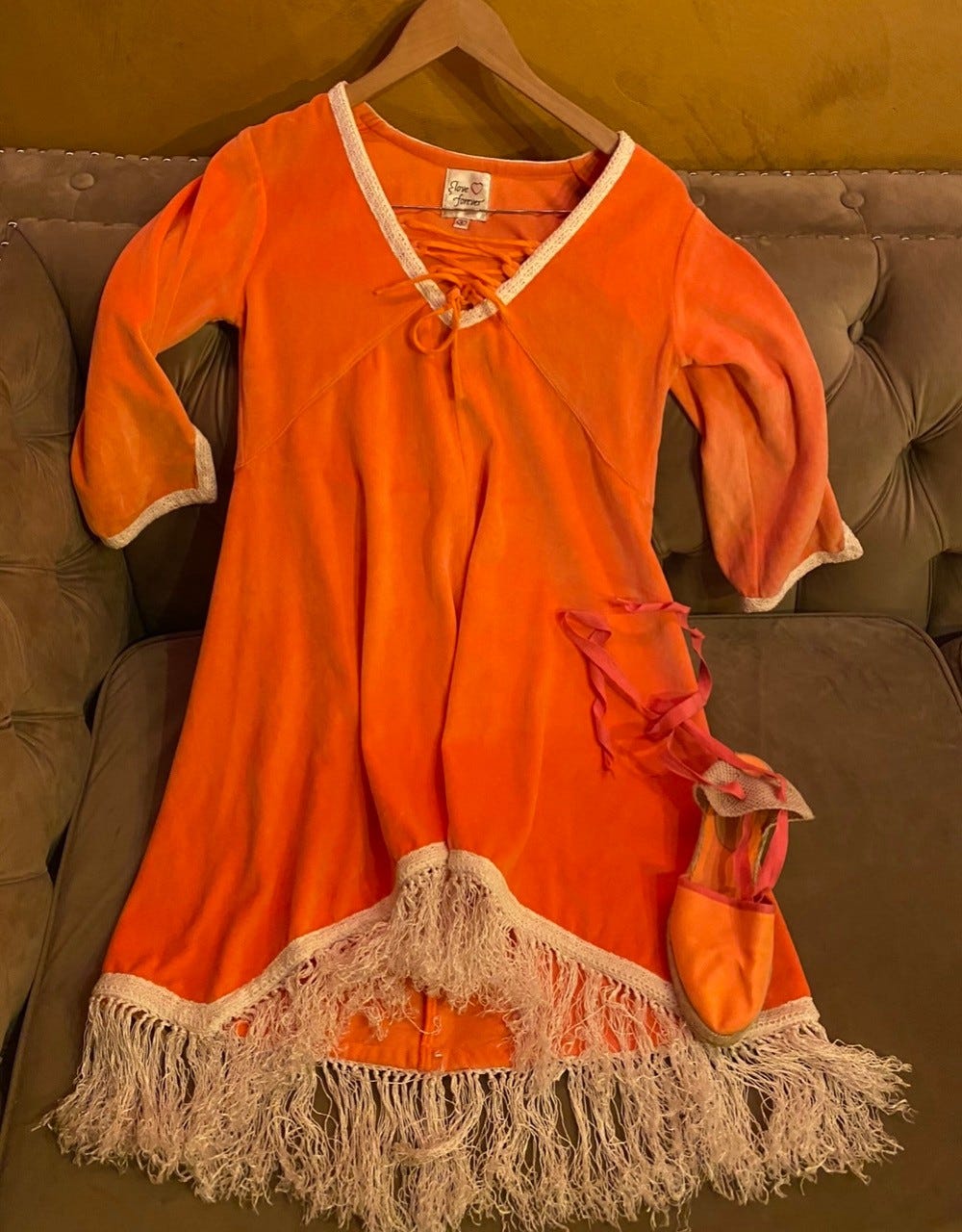 Merke heart of Lule kjole i orange fløyel | FINN torget