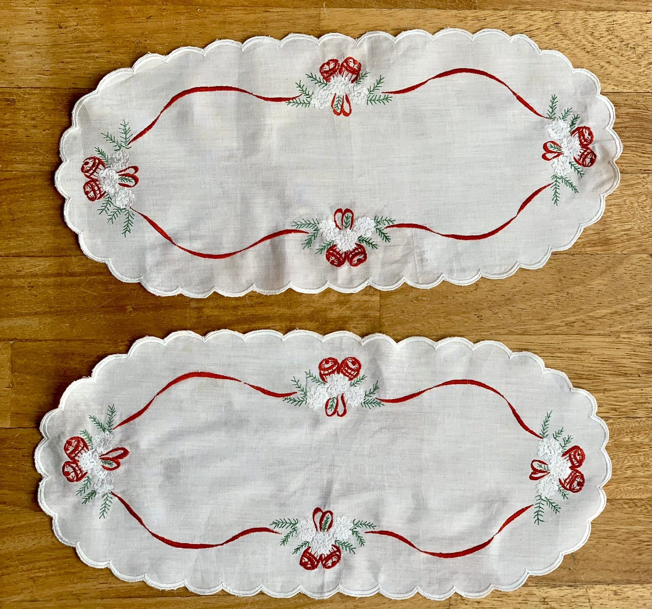 To broderte julebrikker | FINN-torget