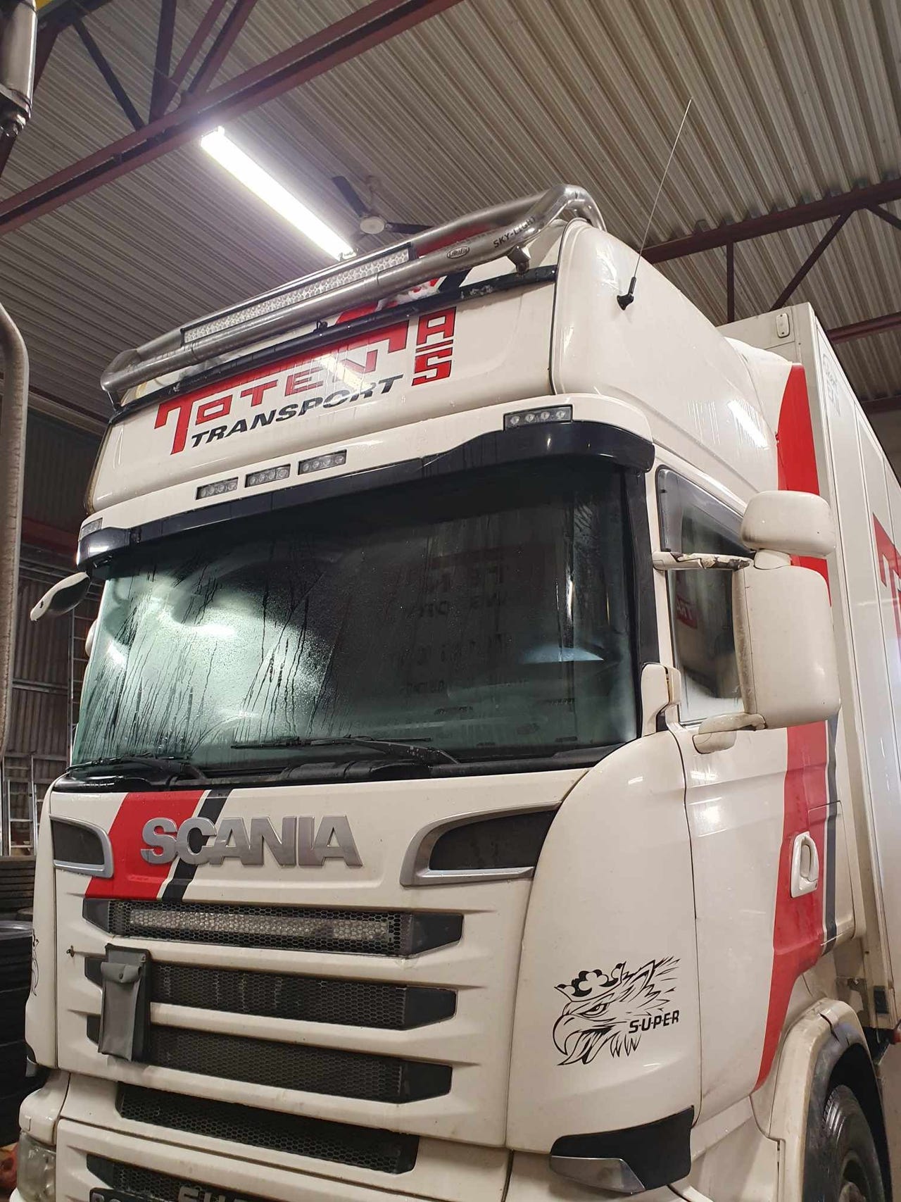 Scania R620 6x2 med 16 pll Ekeri skap og 21 pll Ekeri tilhenger | FINN.no