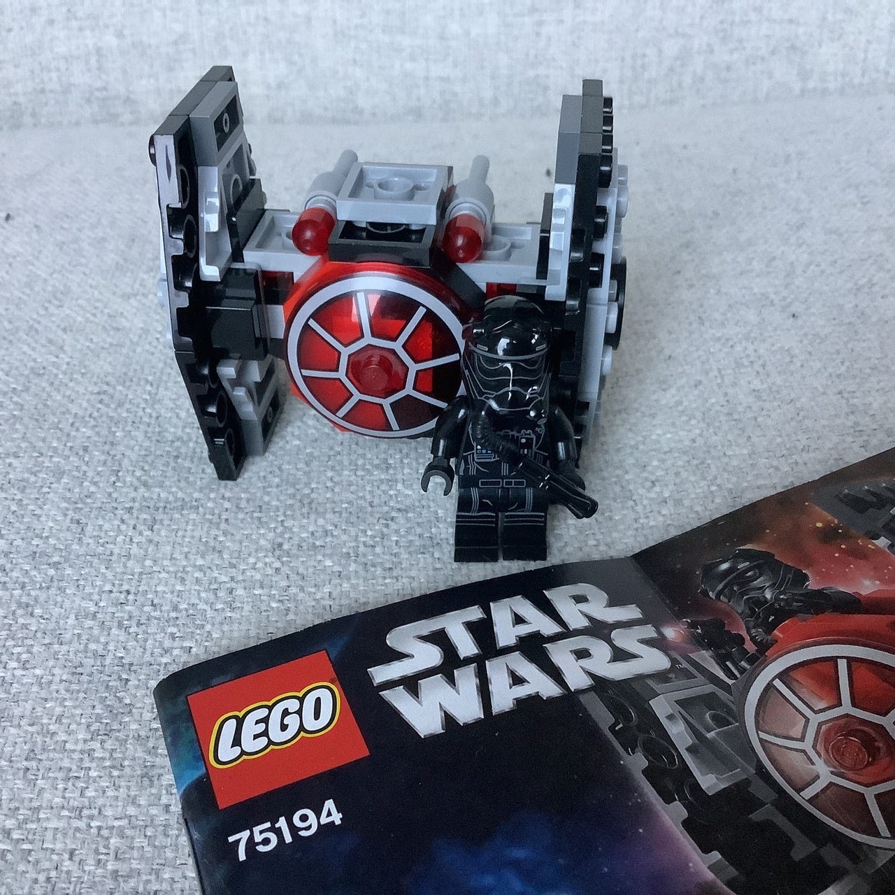 LEGO Star Wars 75194: First Order TIE Fighter Microfighter | FINN-torget
