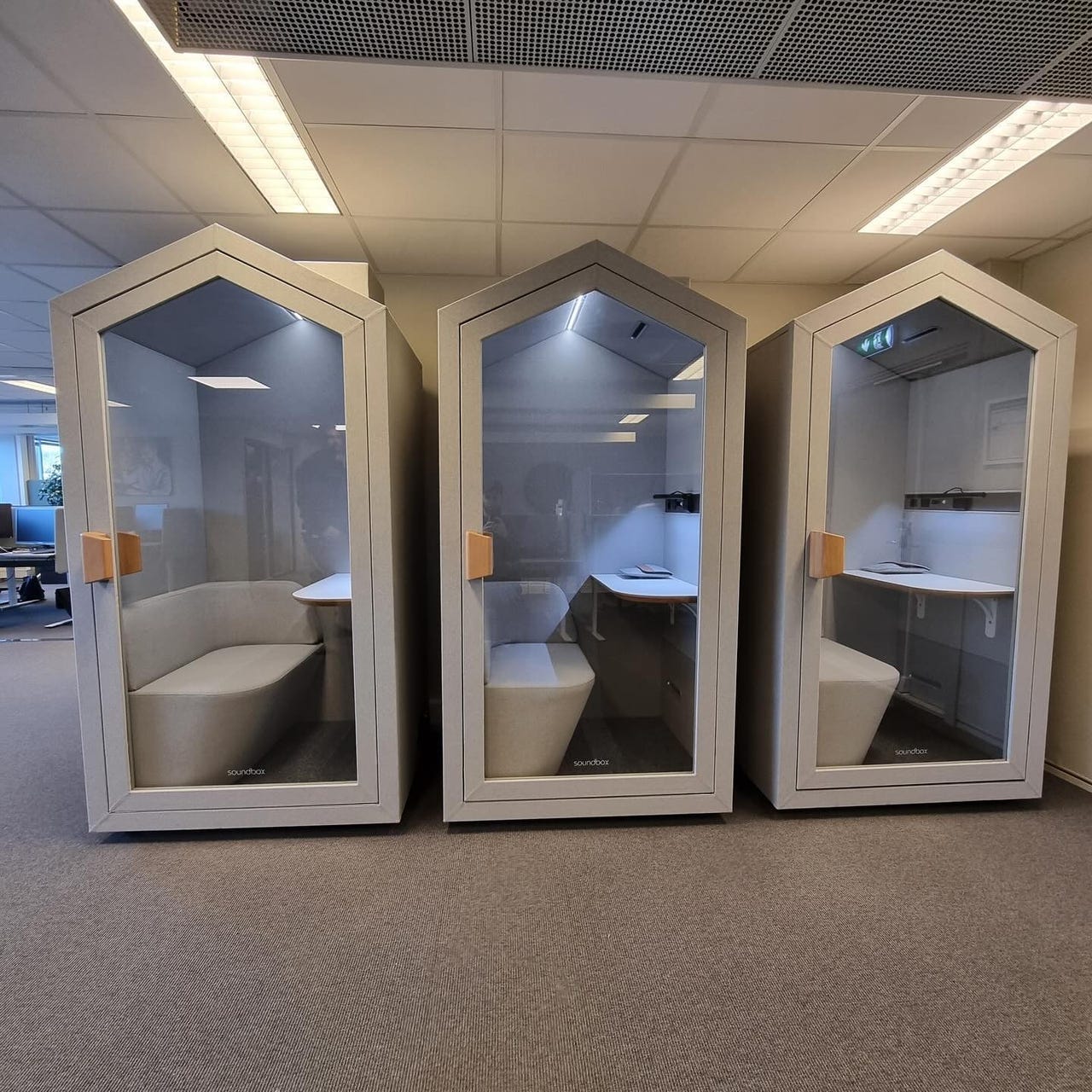 PÅ LAGER! The Cabin telefonboks / stillerom. Ca prist på leasing ...