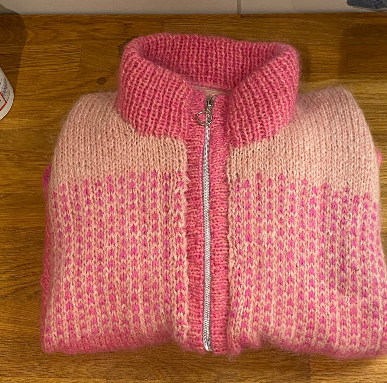 Hjemmestrikket Multe cardigan, størrelse M | FINN-torget