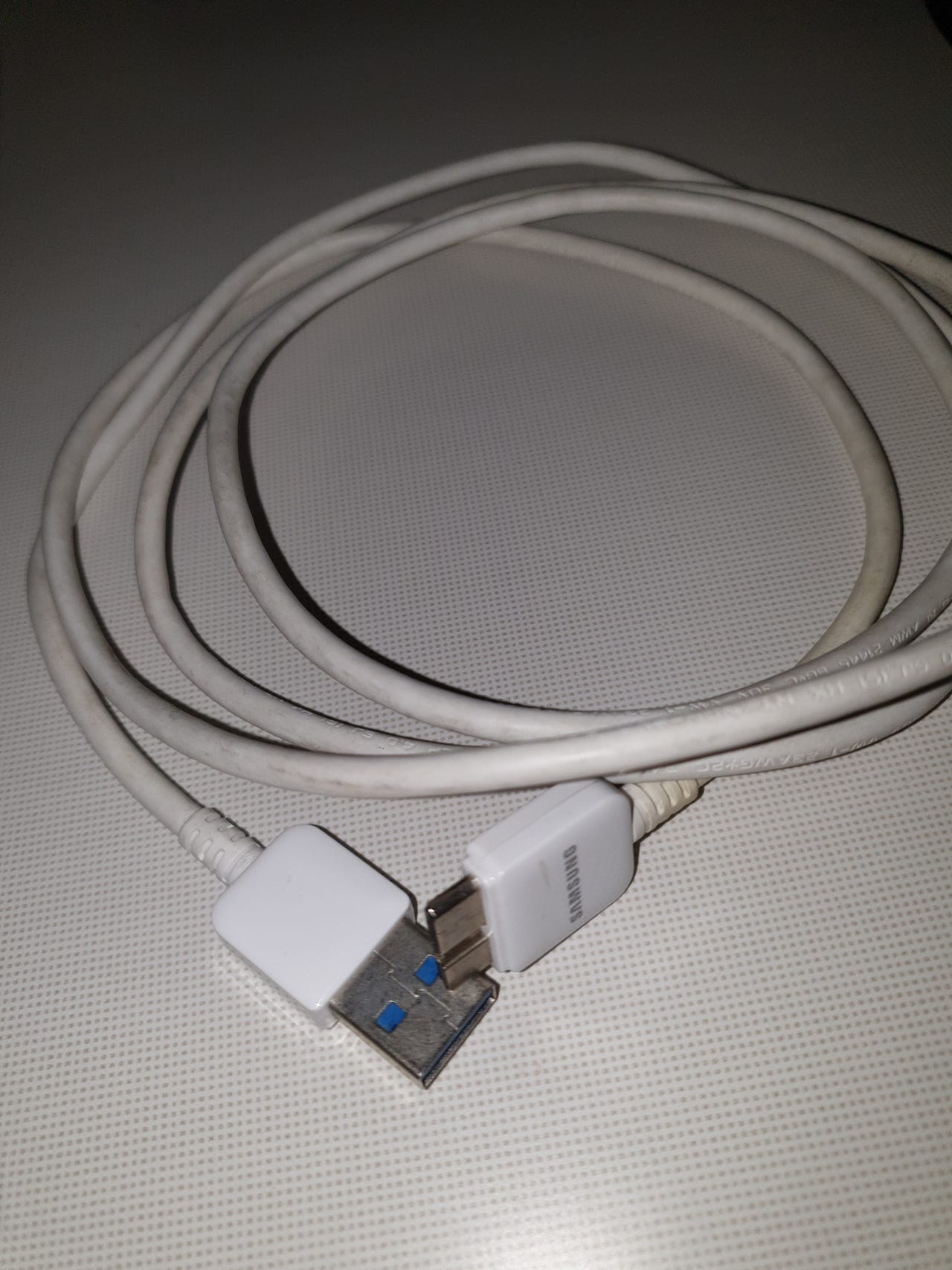 USB 3.0 / USB A to Male Micro USB B Cable | FINN-torget