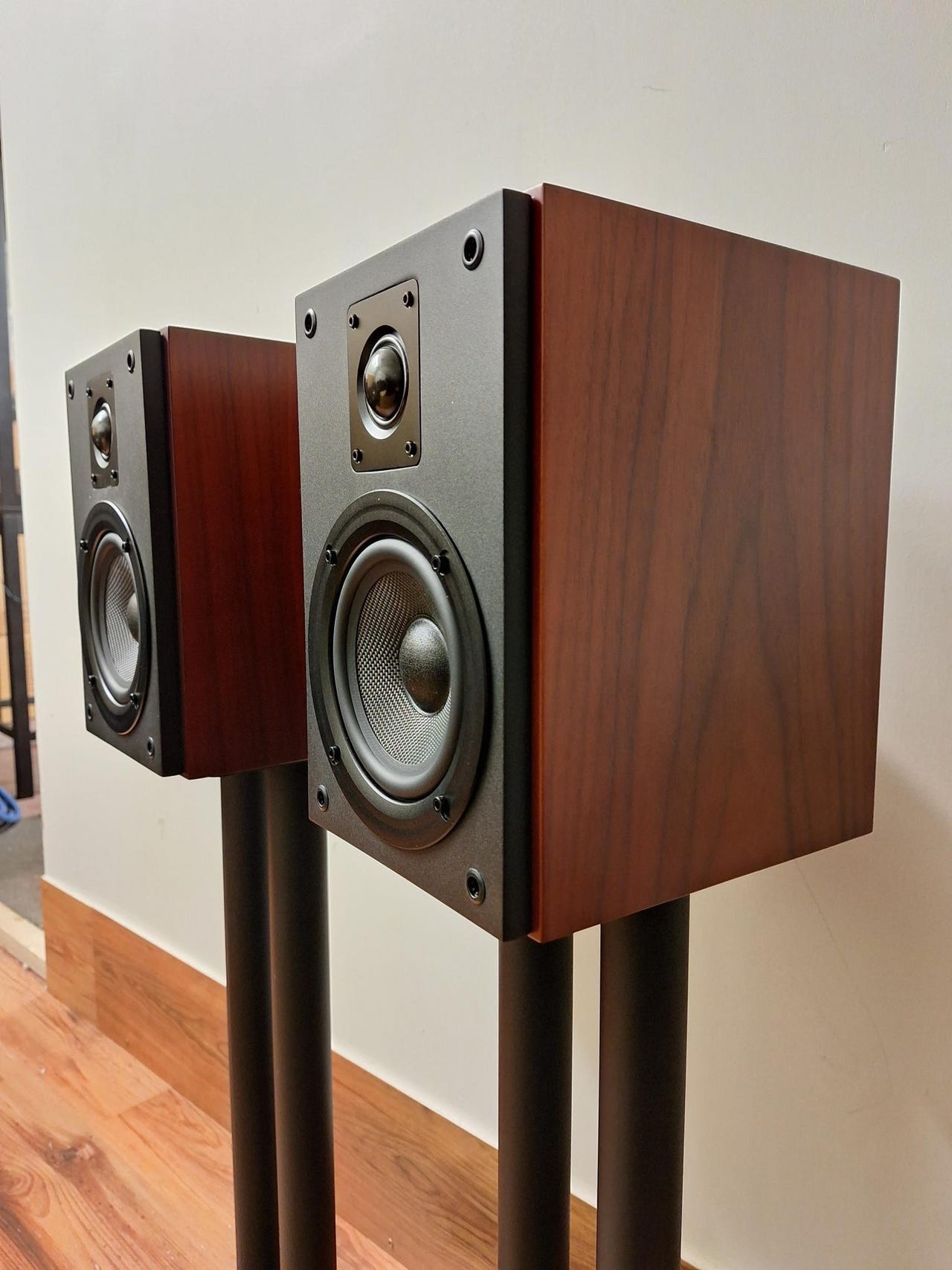 Swans RM600R meget vellydende høyttaler til fornuftig pris! | FINN torget