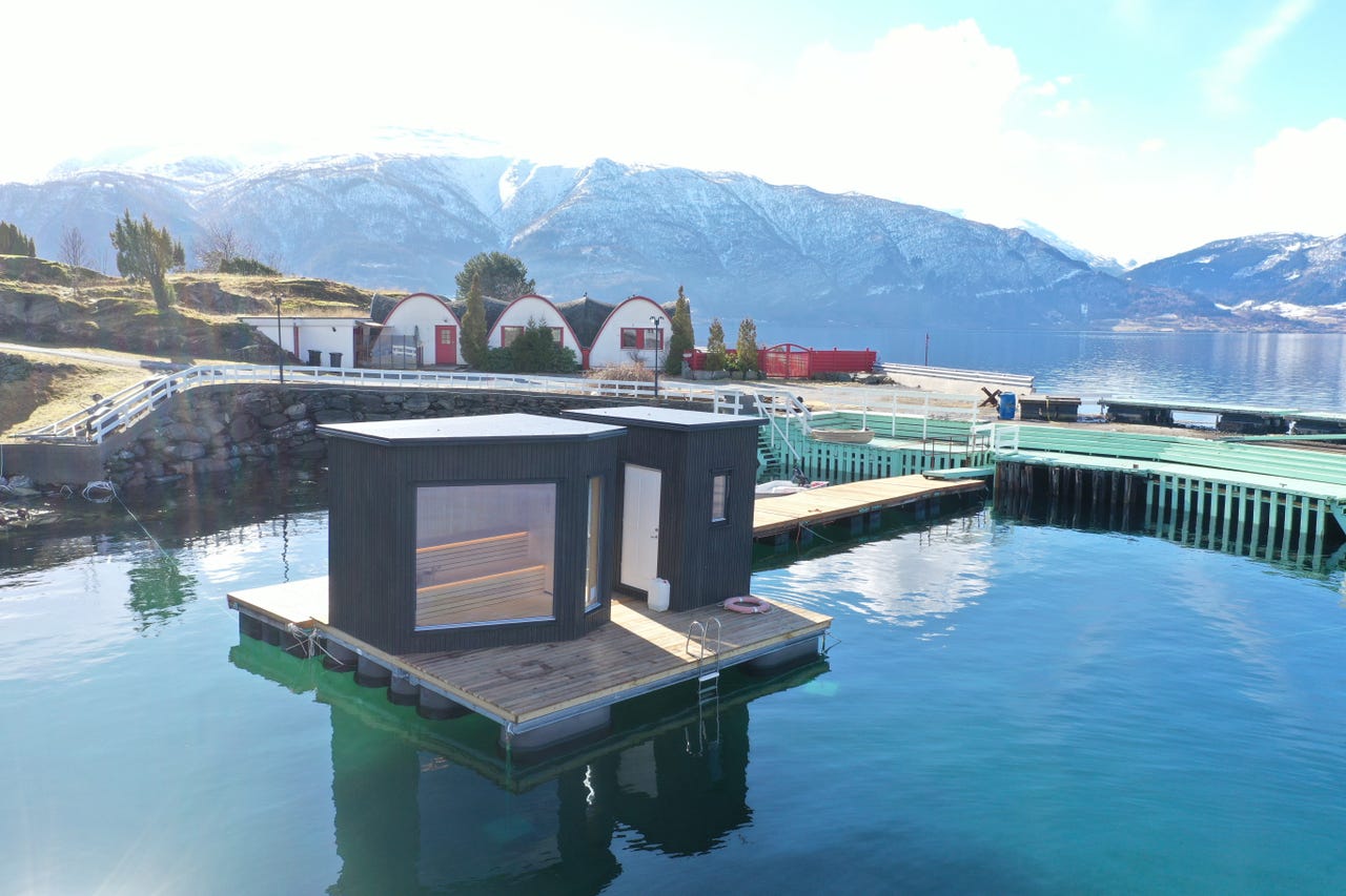 Lite brukt flytende badstue inkl garderobedel | FINN-torget