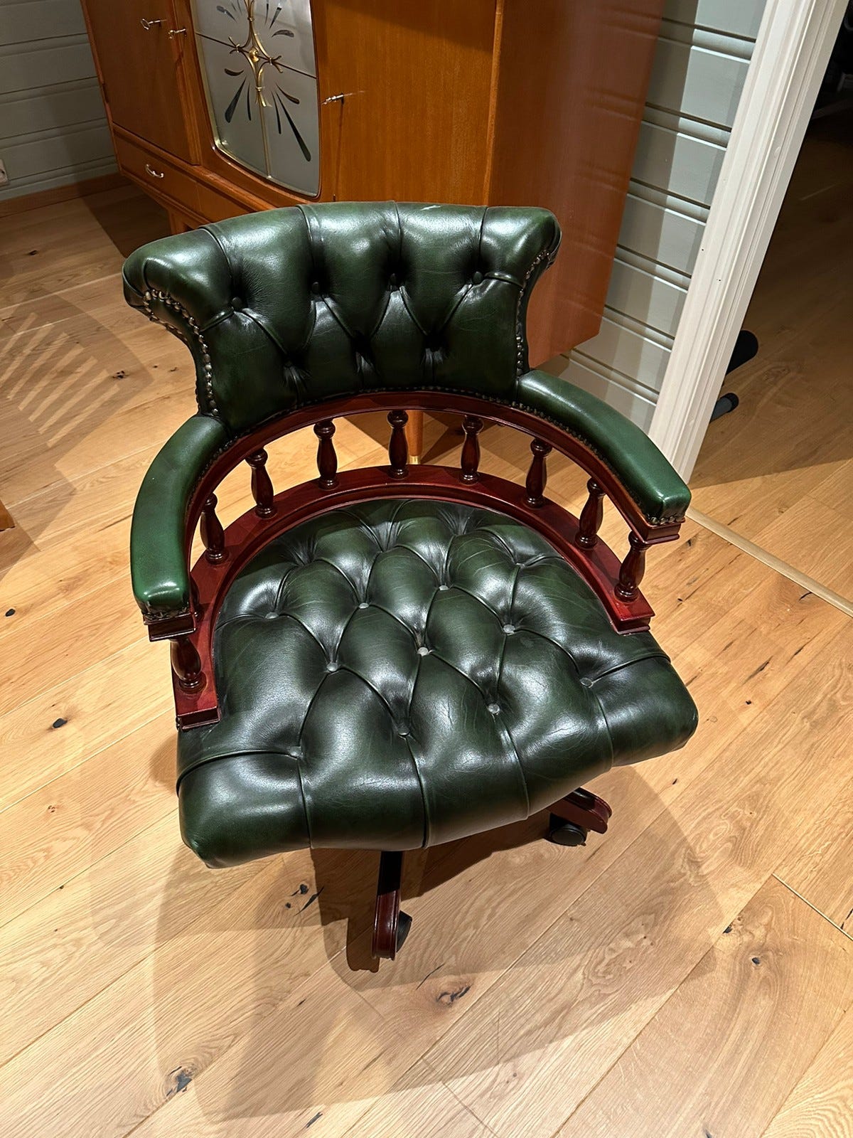 Chesterfield kontorstol (captain stol) | FINN torget