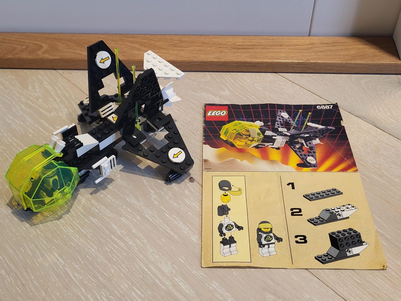Lego 6887 Allied Avenger fra Lego Classic Town Blacktron II serien ...