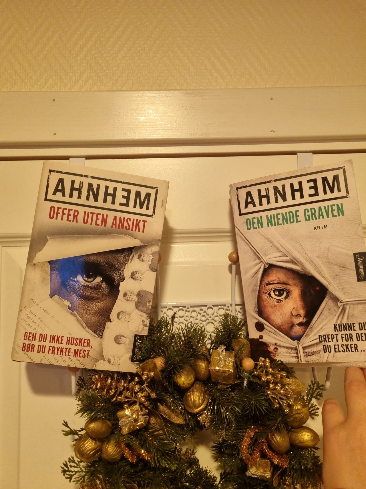 Offer uten ansikt + Den niende graven (del 1 og 2). Pakkepris! | FINN ...