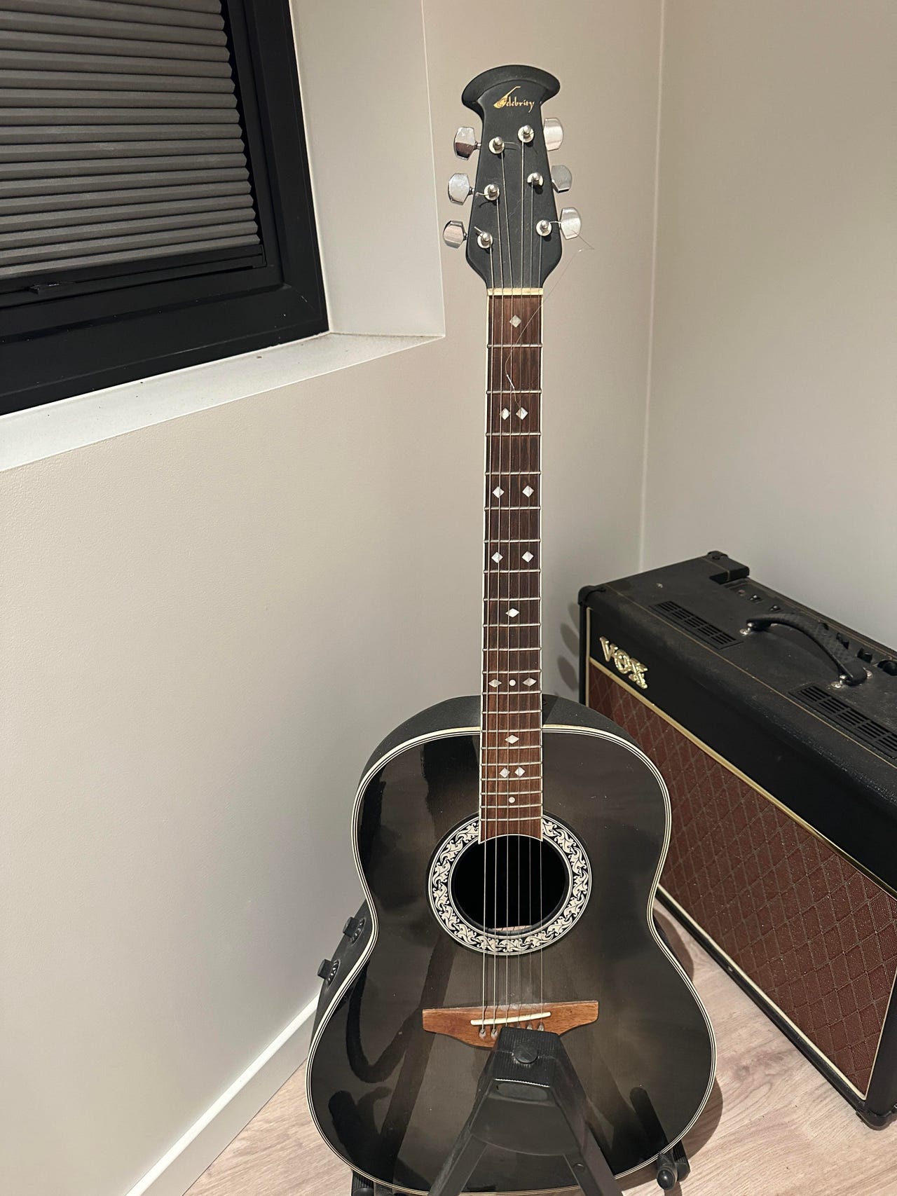 Ovation CC67 Celebrity | FINN torget