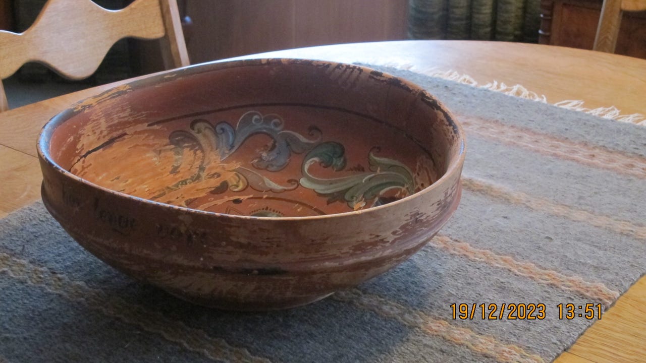 Stor, gammel rosemalt bolle | FINN-torget