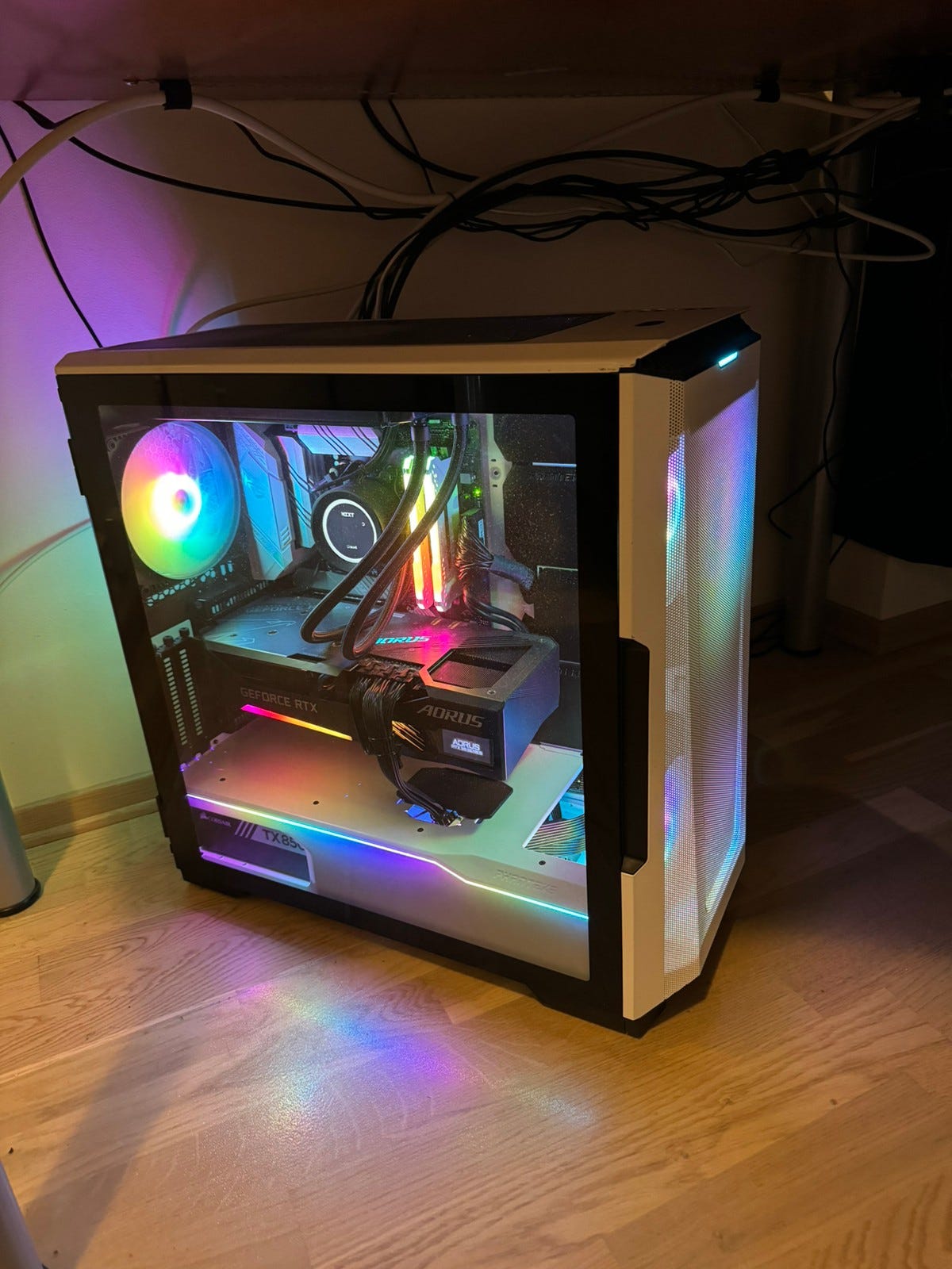 RTX 3070Ti, Ryzen 7 5800X, 3 TB lagring (1TB SSD), Vannkjølt, Vakker ...