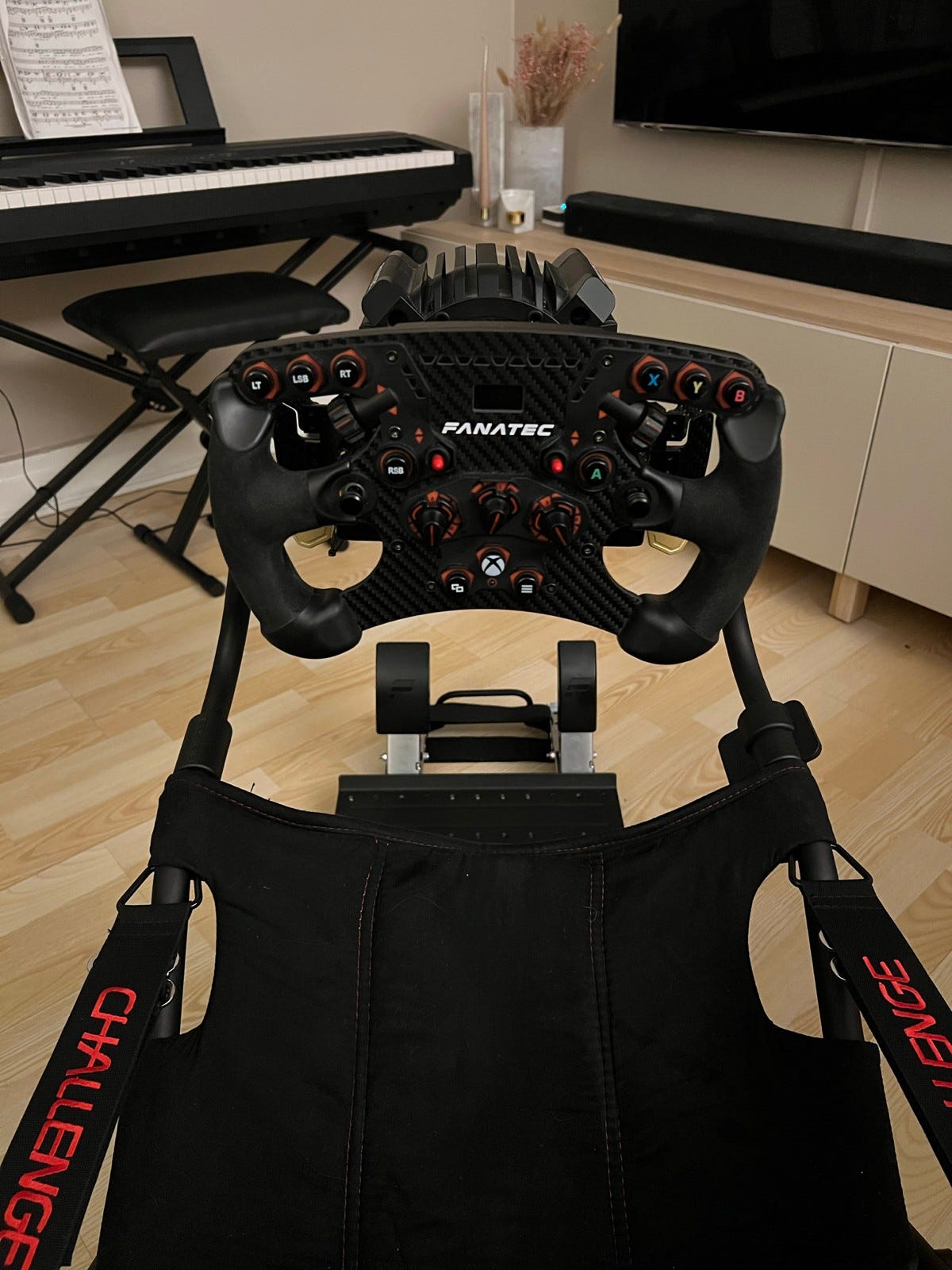 Fanatec CSL DD Pro (8 Nm) ink. F1 CSS V2,5 ratt med podium paddle ...