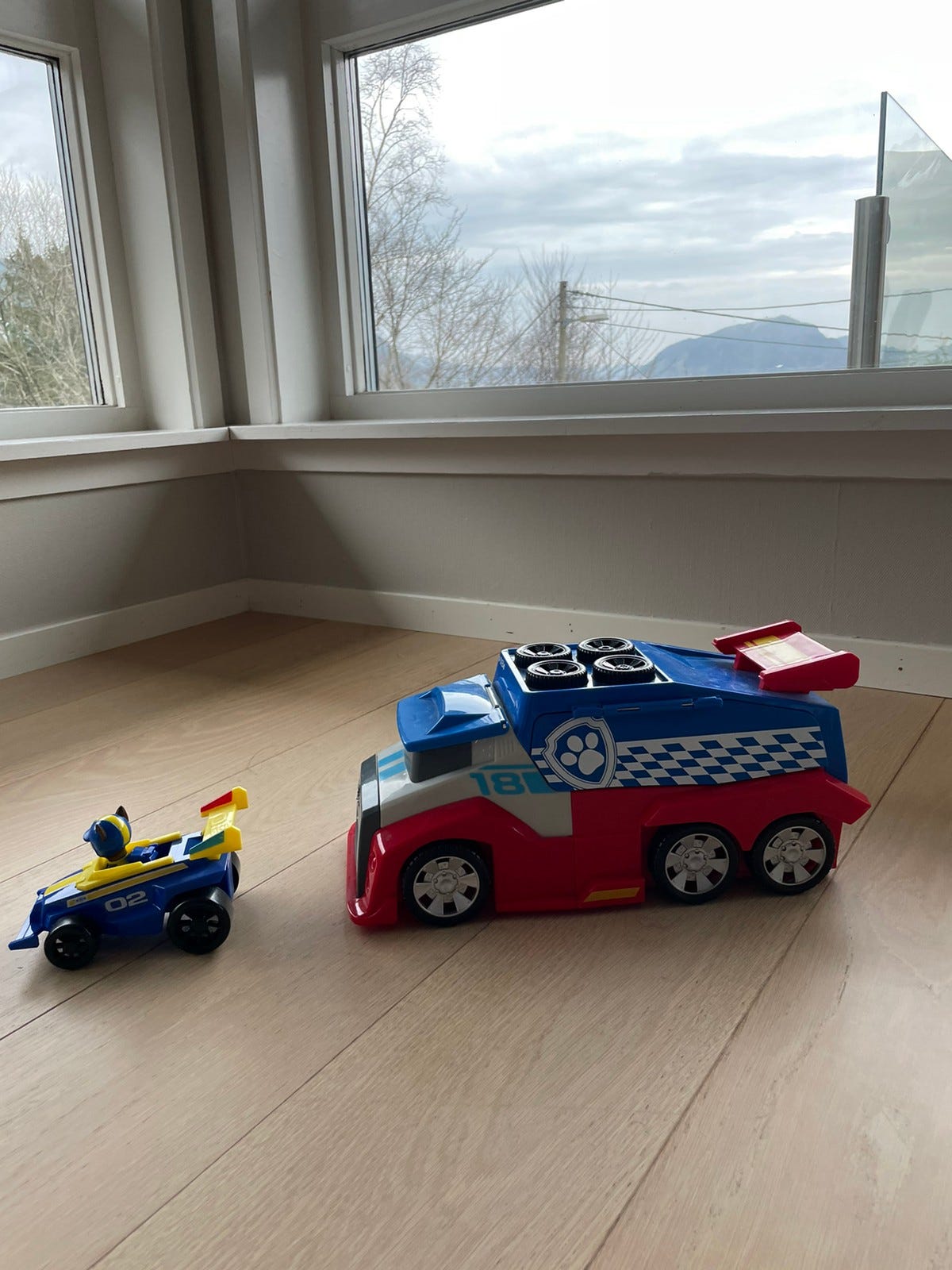 Paw patrol mobile pit stop | FINN torget