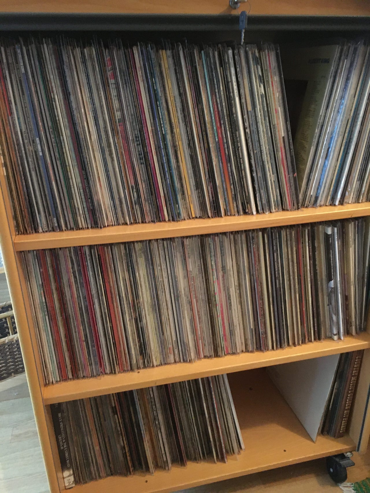 Vinyl og LP plate skap til oppbevaring | FINN torget