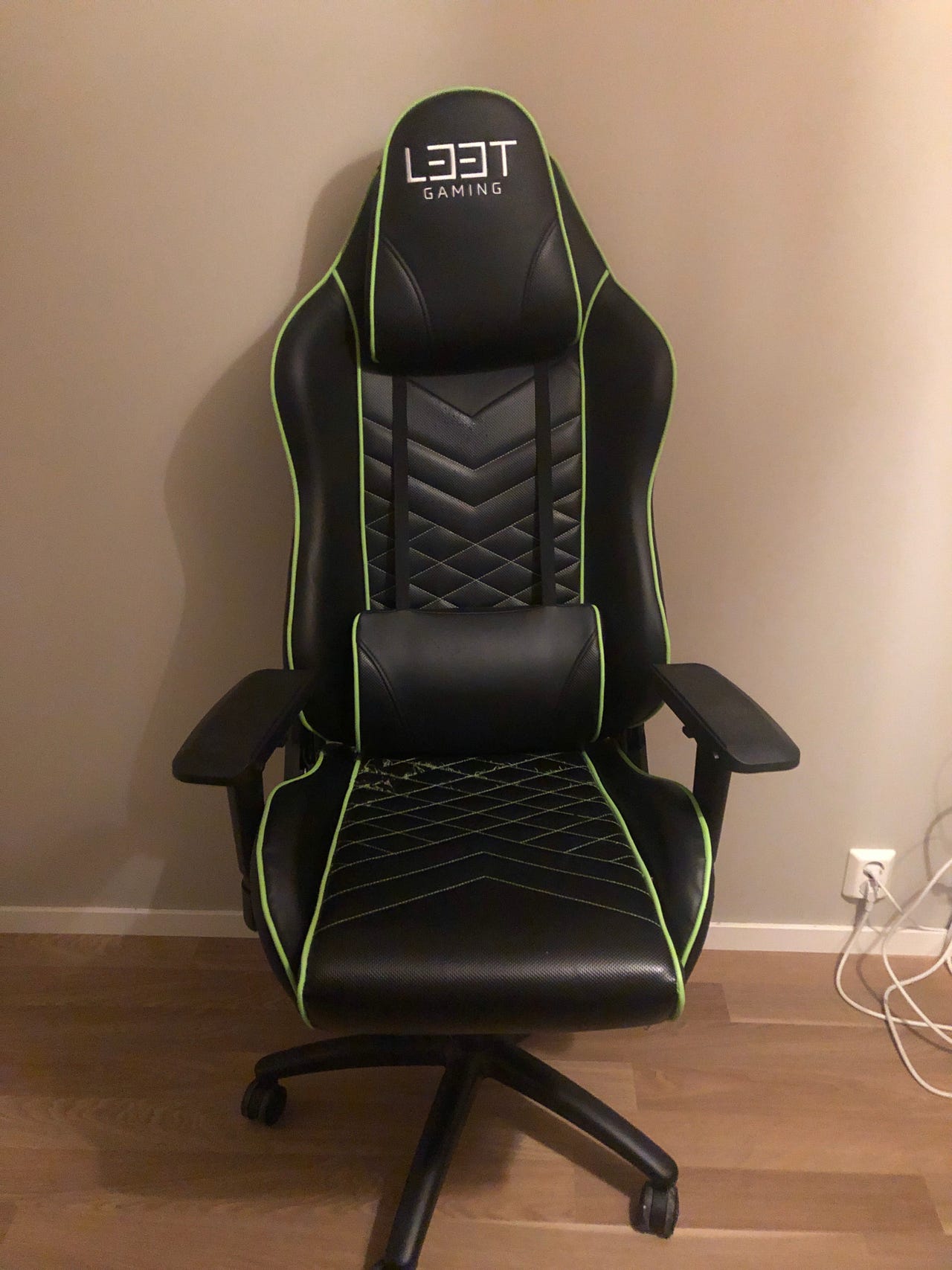 Leet Gaming Stol | FINN torget