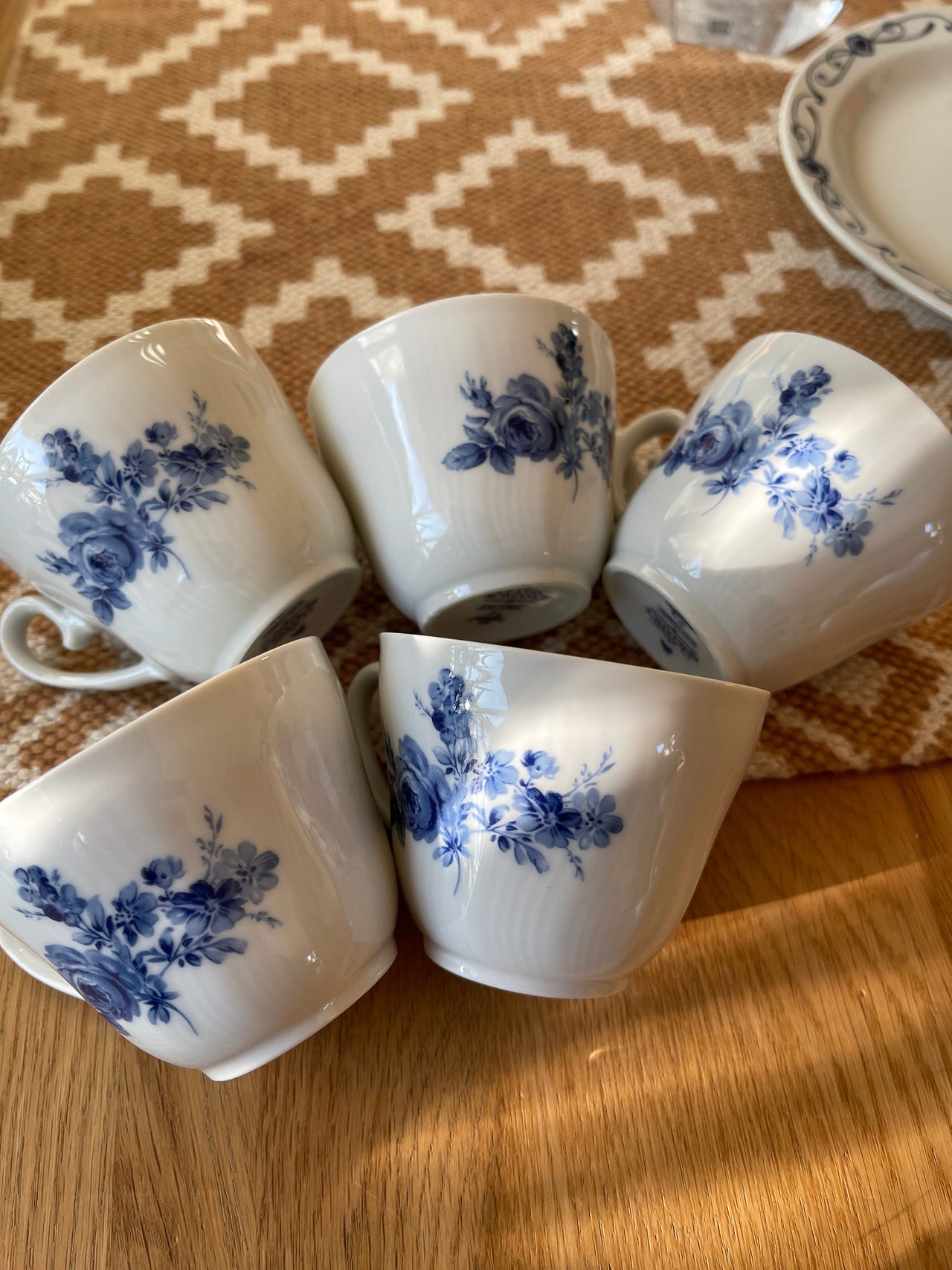 5 kaffekopper fra Firkløveren selges samlet | FINN torget