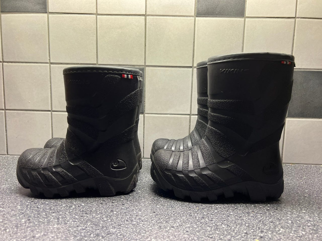 Viking Cherrox strl.24 og 27 | FINN torget