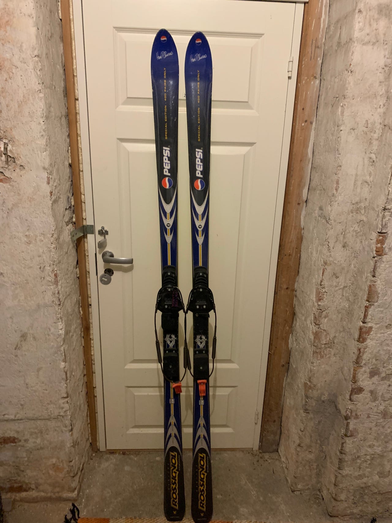 Eldre Rossignol Telemark ski m / Hans P. Buraas signatur | FINN-torget