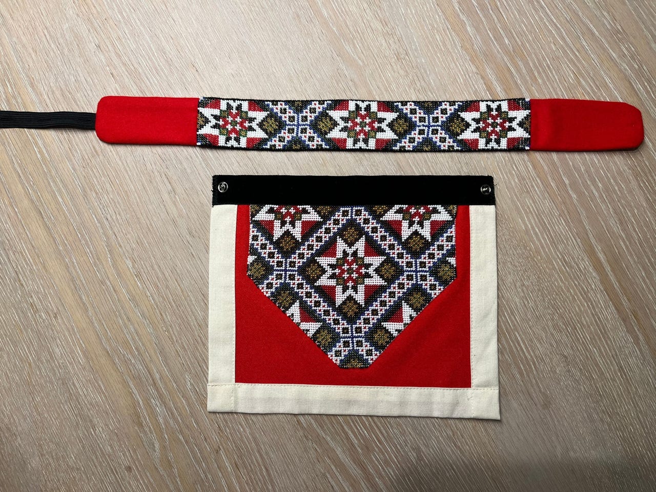 Perlet bringeduk og hårbånd til Hardangerbunad | FINN torget