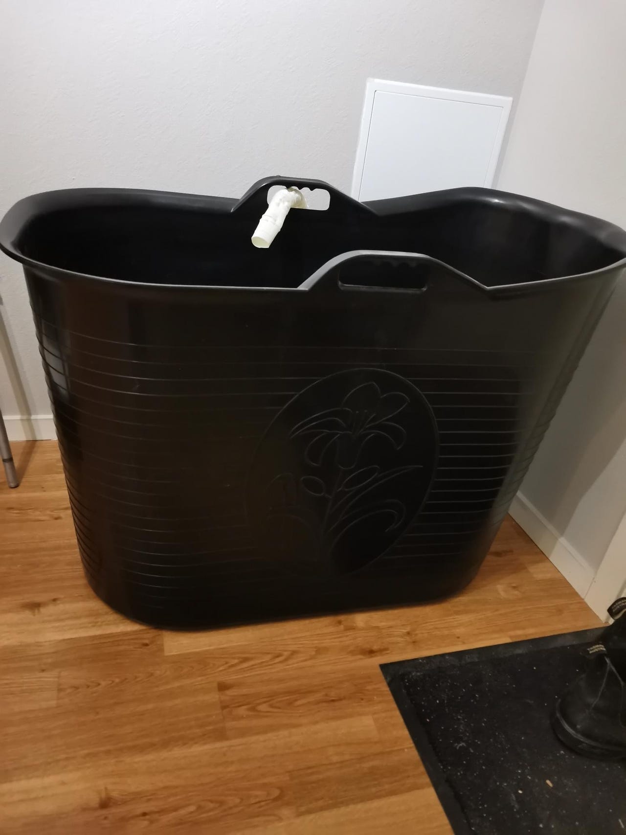 Badekar i plast til voksne selges! | FINN-torget