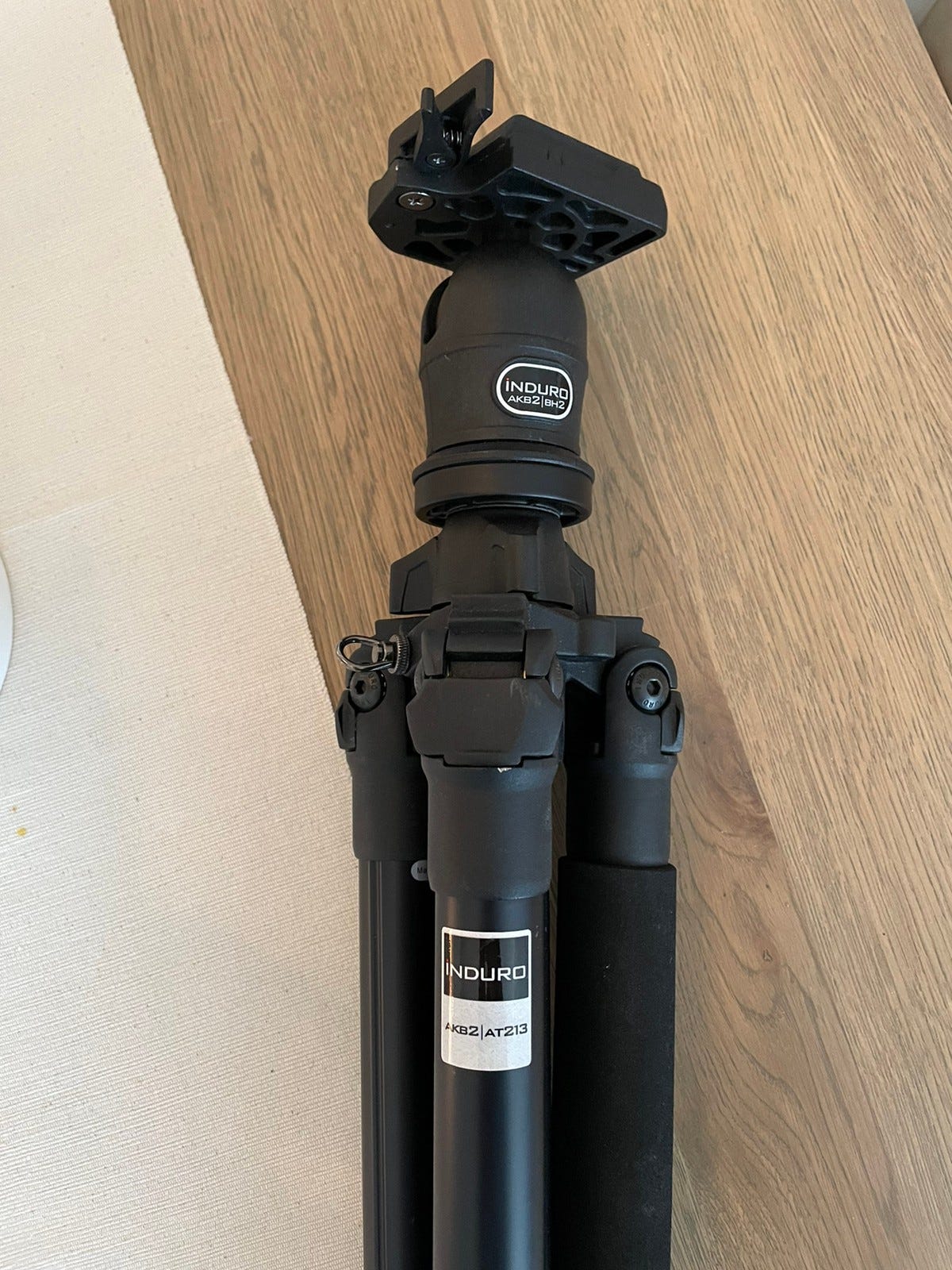 Induro AKB2 | AT213 med Induro BH2 Ballhead | FINN-torget