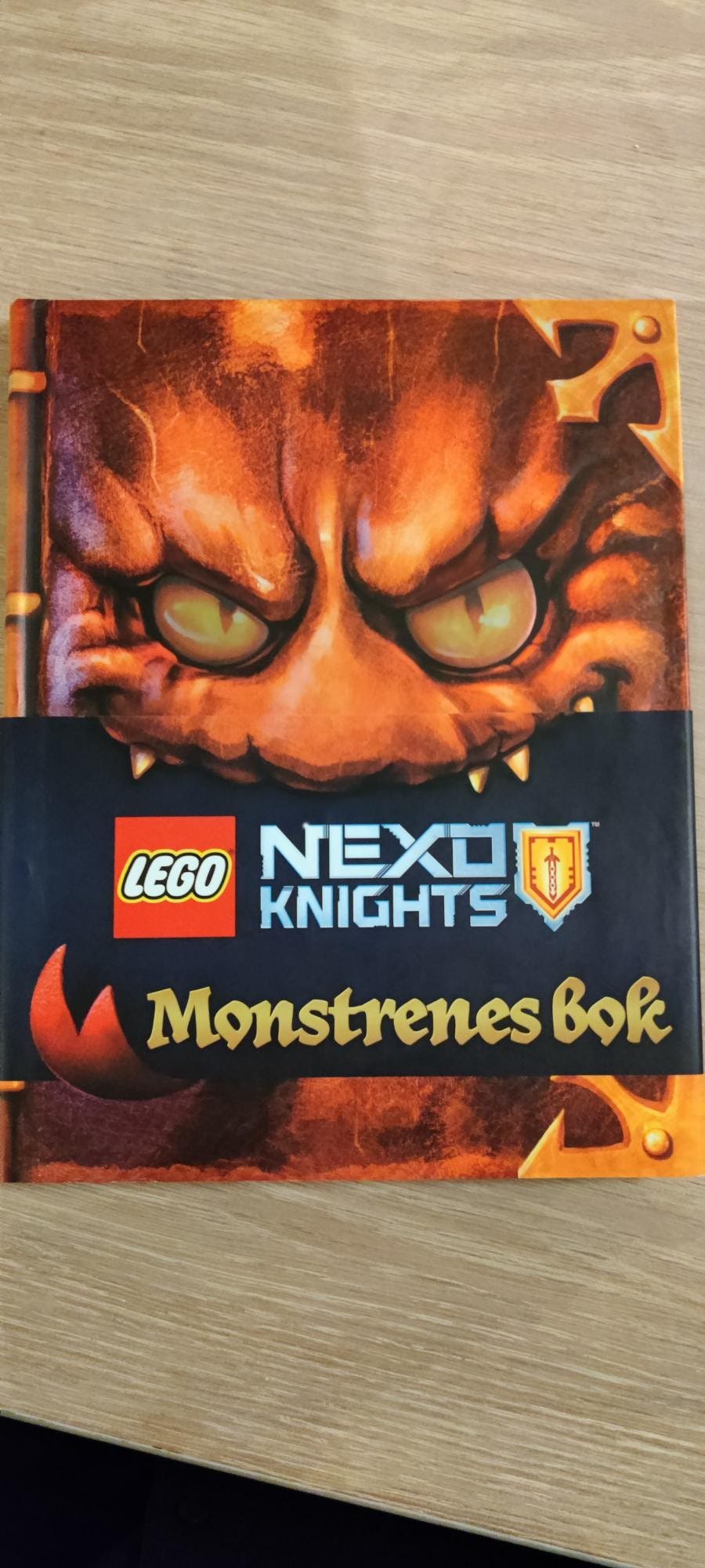 Bok- Nexo Knights monstrenes bok | FINN-torget