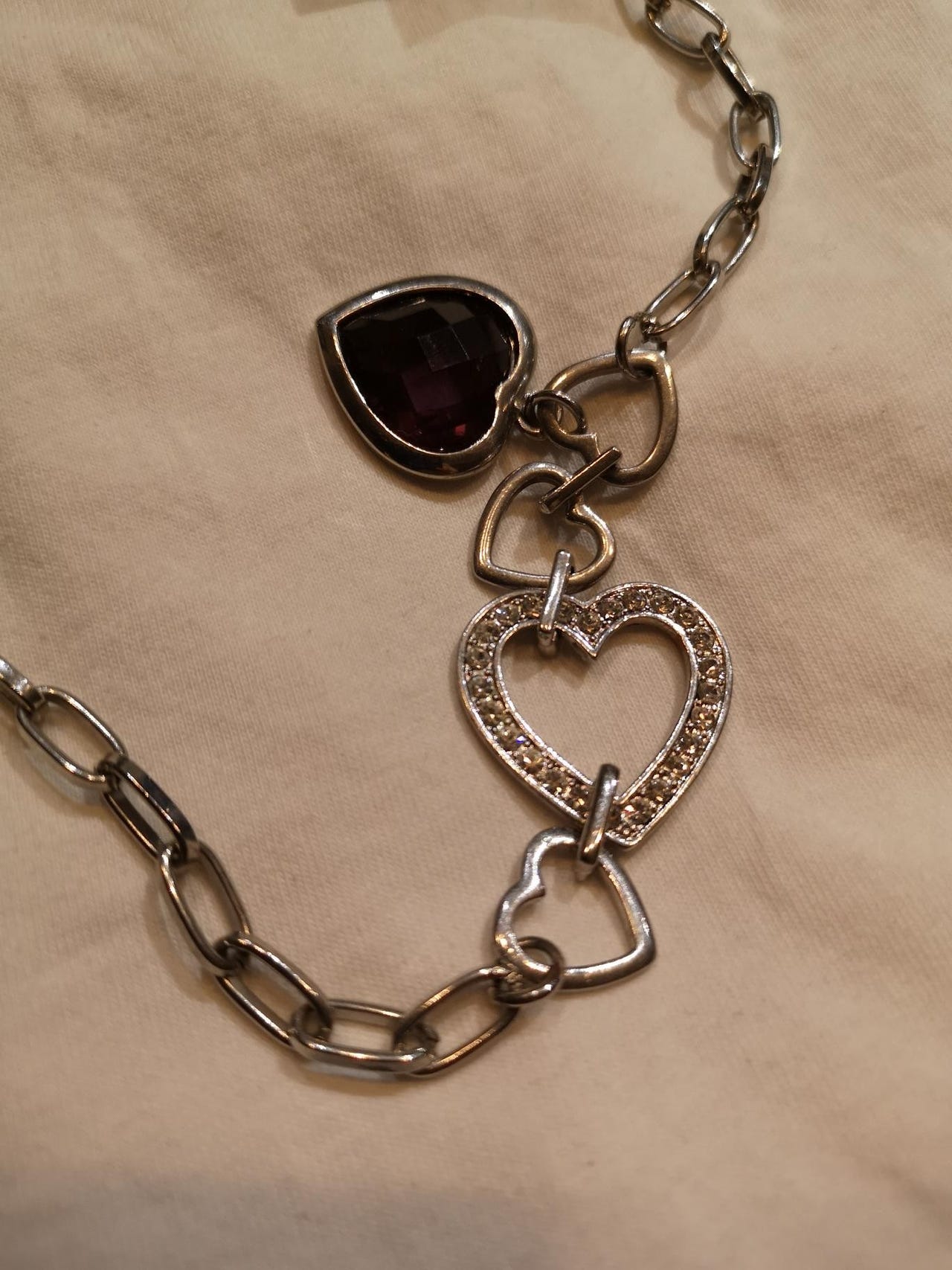 Fint justerbart lilla hjerte smykke | FINN torget