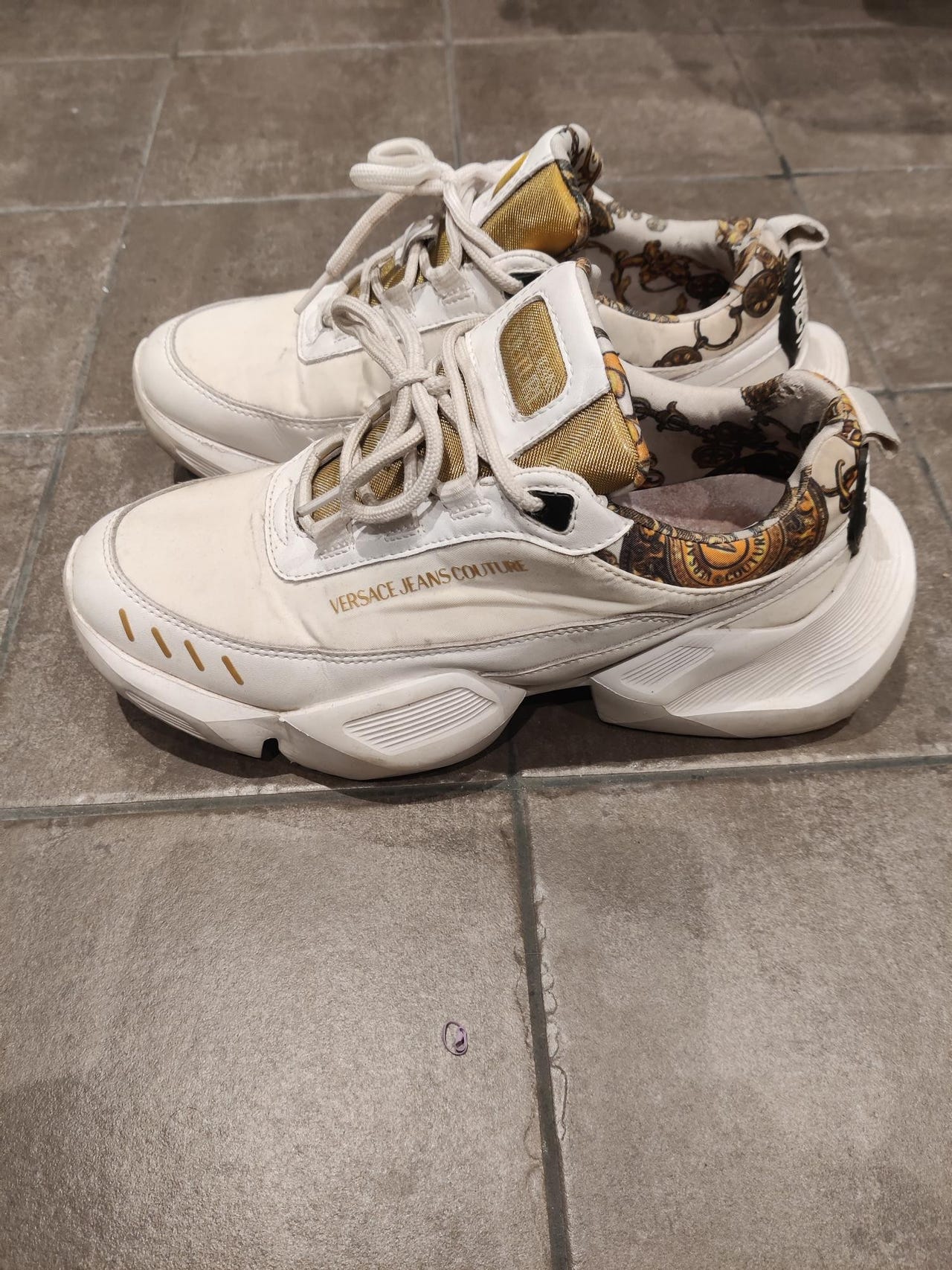 Versace. Trendy og populær modell 💵☠️💵 | FINN-torget