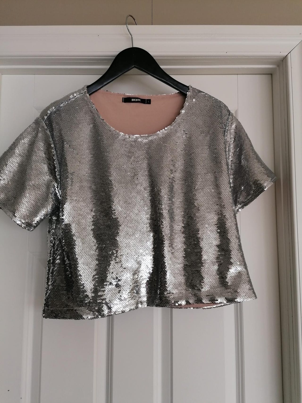 Sølvfarget paljett topp tee | FINN torget