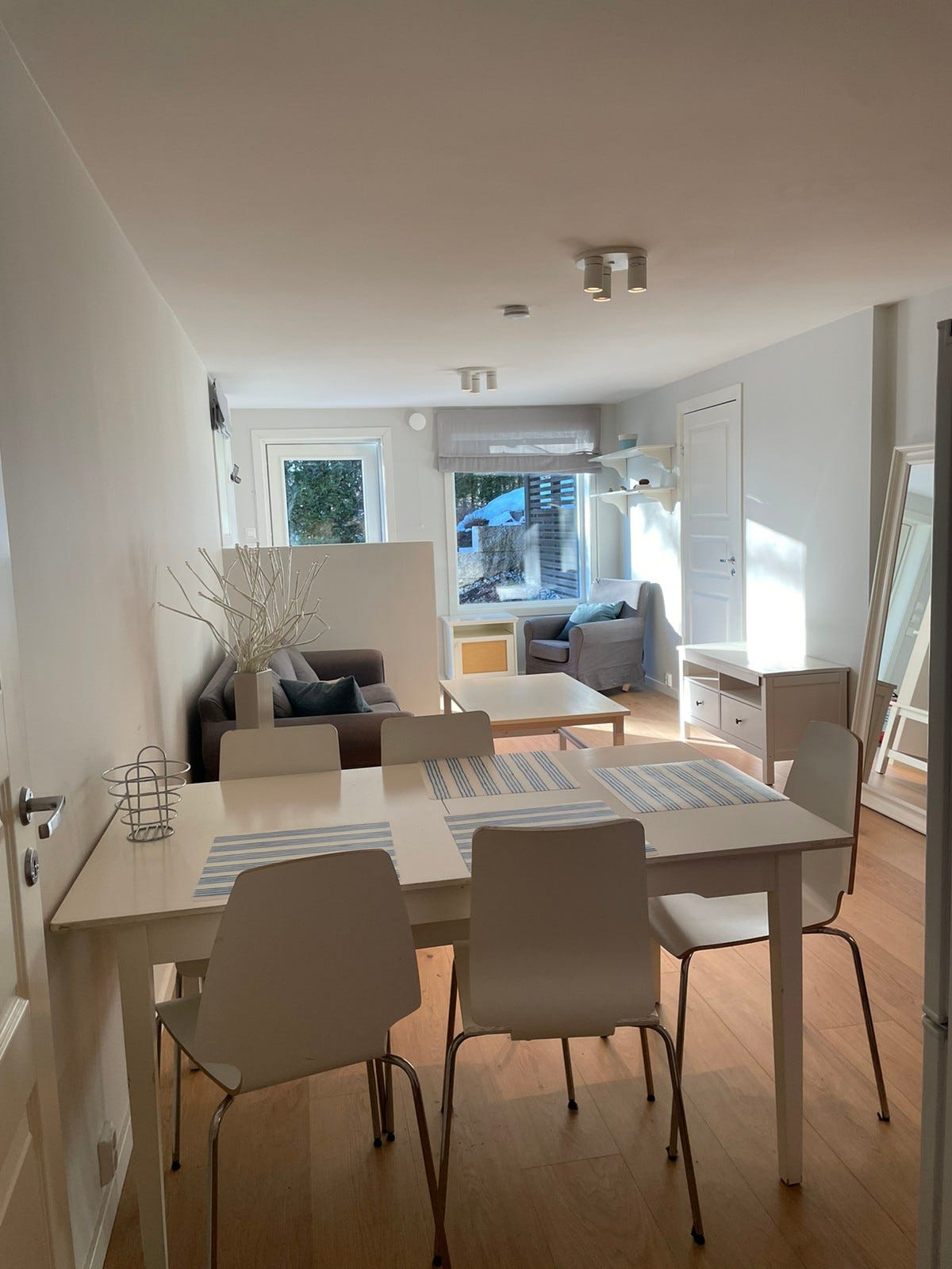 Relativt nyoppusset leilighet nær T-bane, butikk, skoler, barnehager og ...