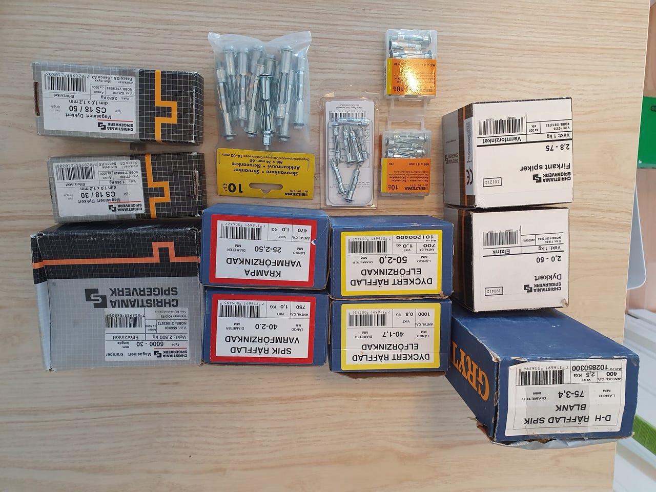 Spikere, gipsankere, pistolspiker og kramper | FINN-torget