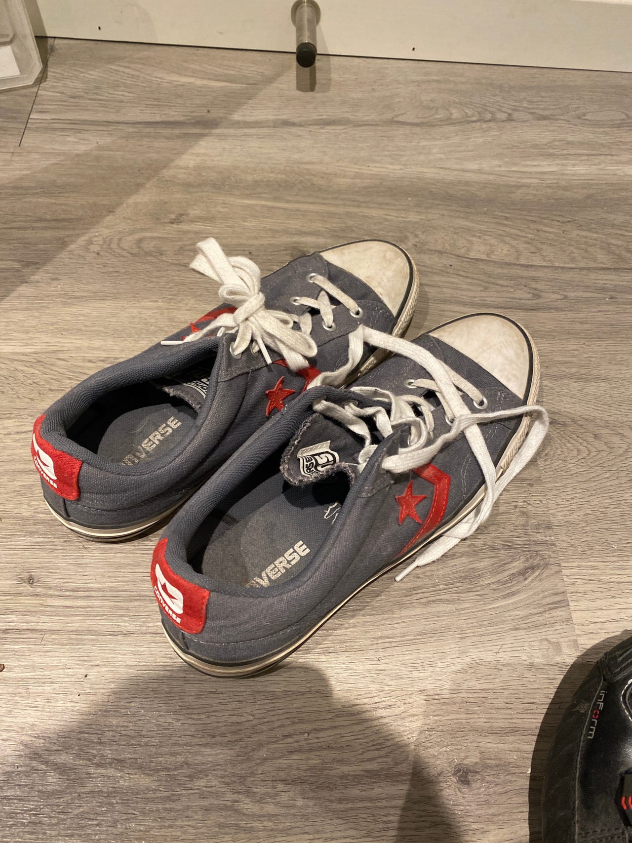 converse | FINN-torget