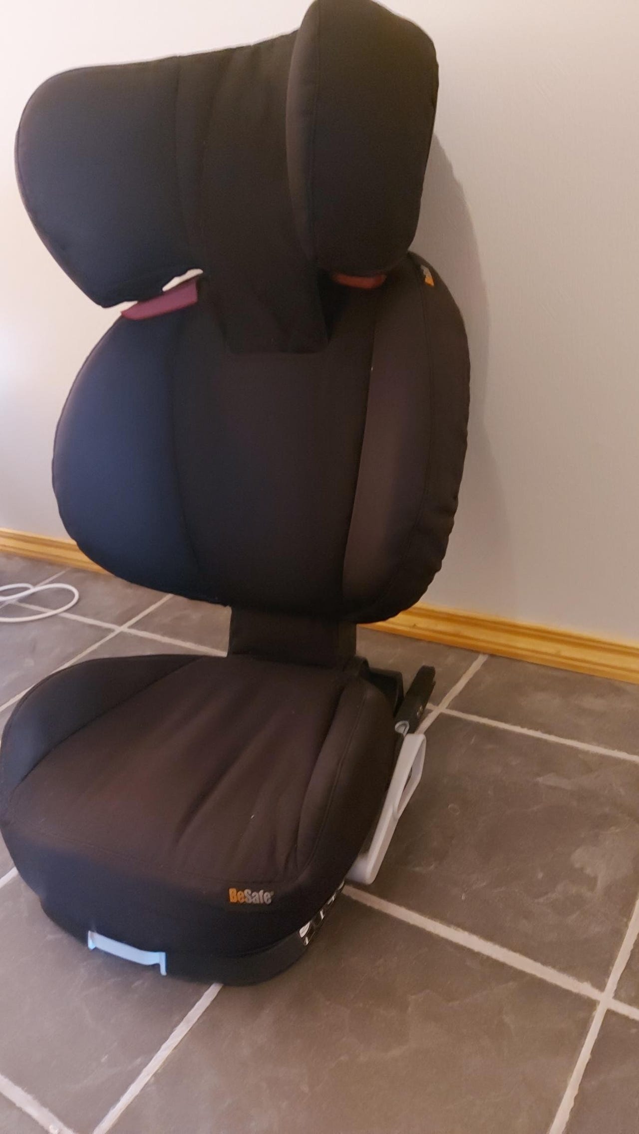 BeSafe barnestol med isofix gis bort | FINN torget
