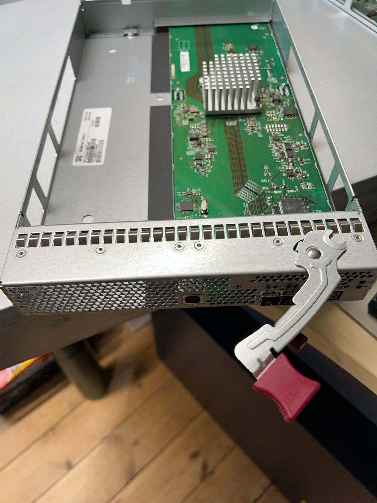 HPe 700524-001 D3600 3.5" I/O Assembly QW968-04402 JX400-00873 | FINN ...